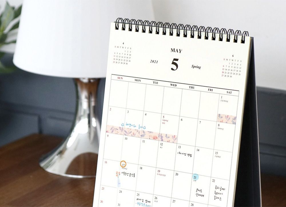 MochiThings: 2021 Desk Scheduler