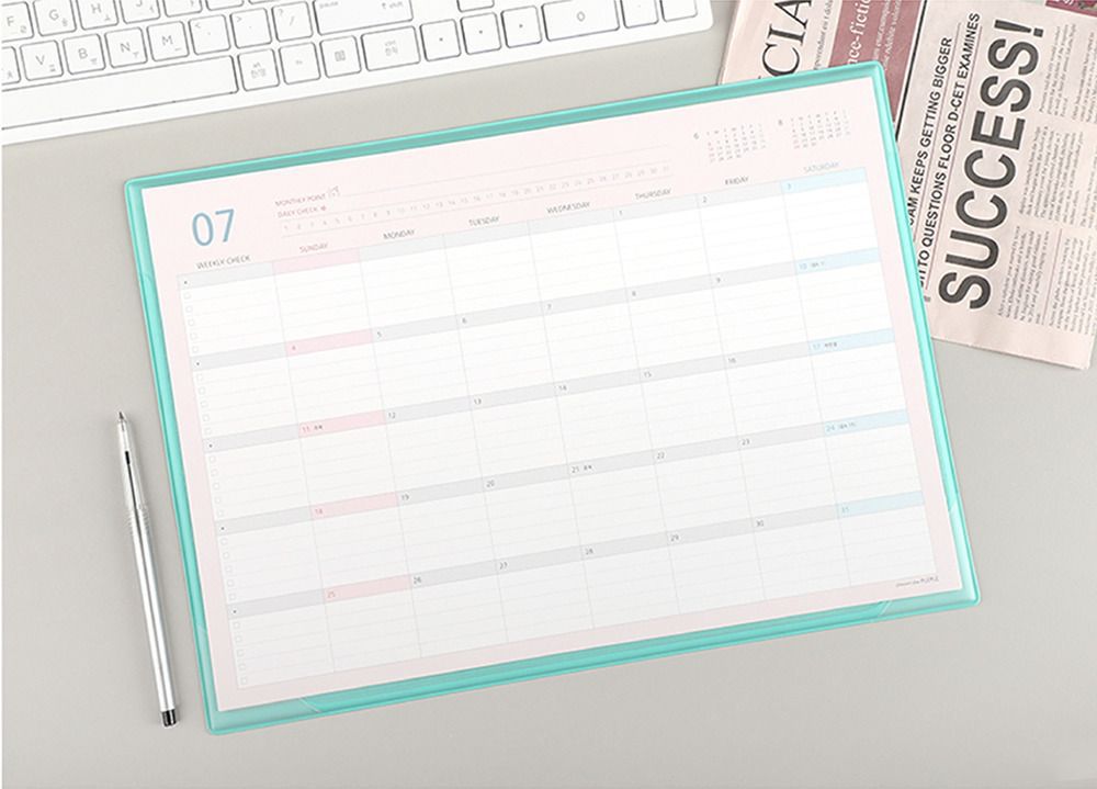 MochiThings: 2021 Monthly Desk Planner