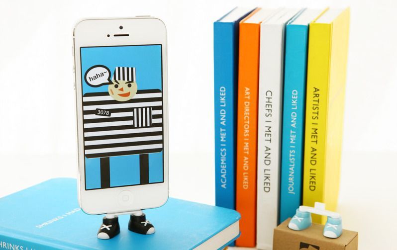 MochiThings: Sneaker Feet Smartphone Stand