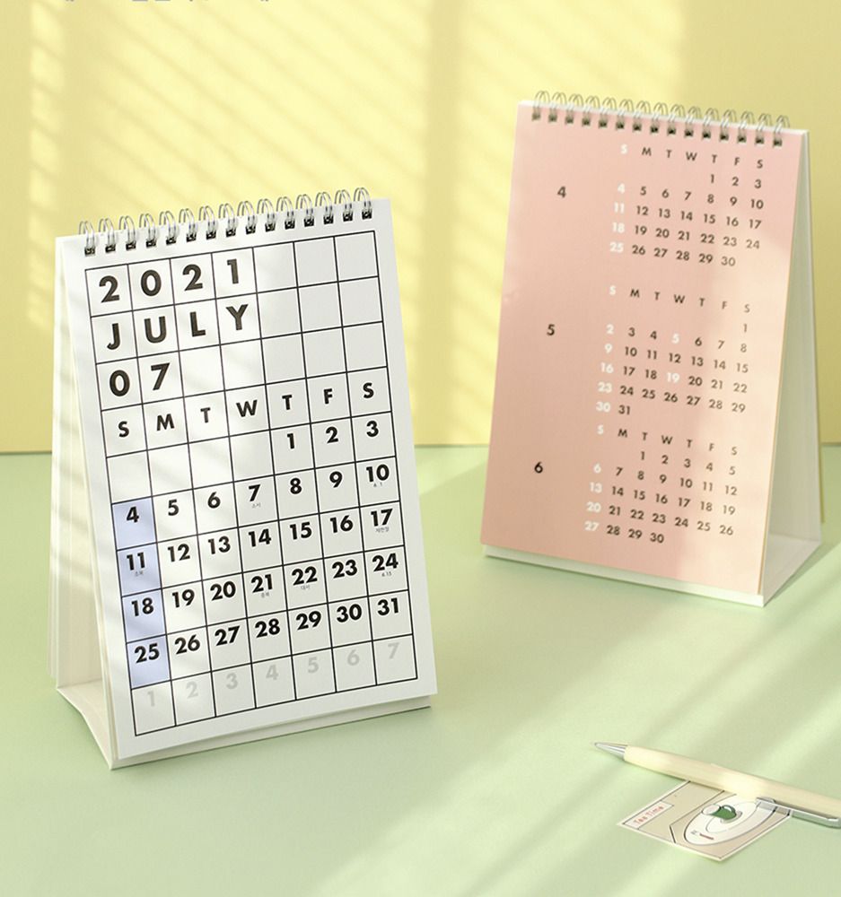 MochiThings: 2021 Color Plan Desk Calendar