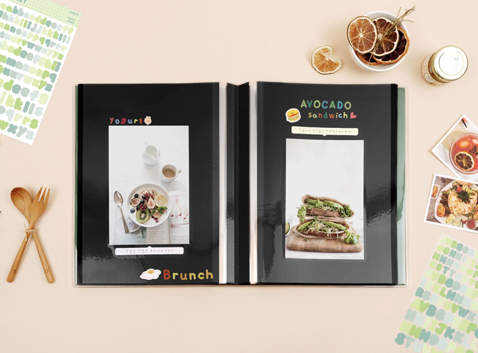 MochiThings: Colorful Grid Photo Album