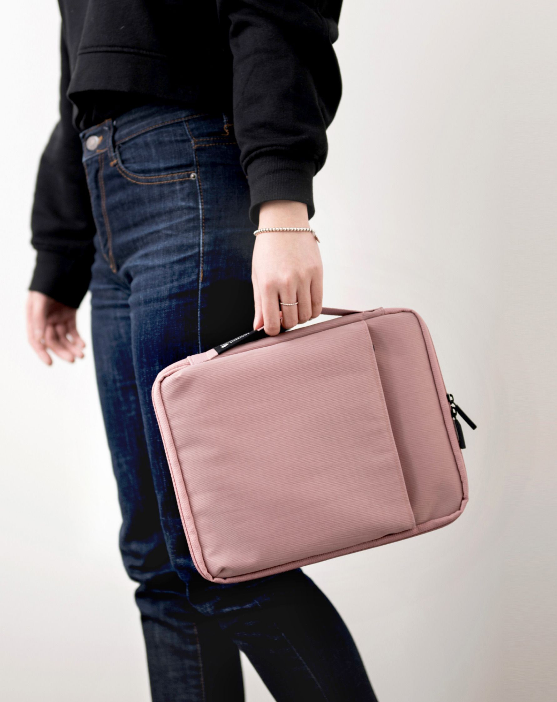 MochiThings: Travelus 11in. Tablet Pouch