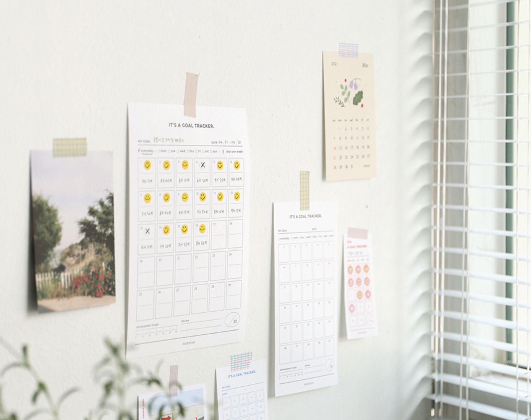 MochiThings: Large 30 Days Goal Tracking Notepad