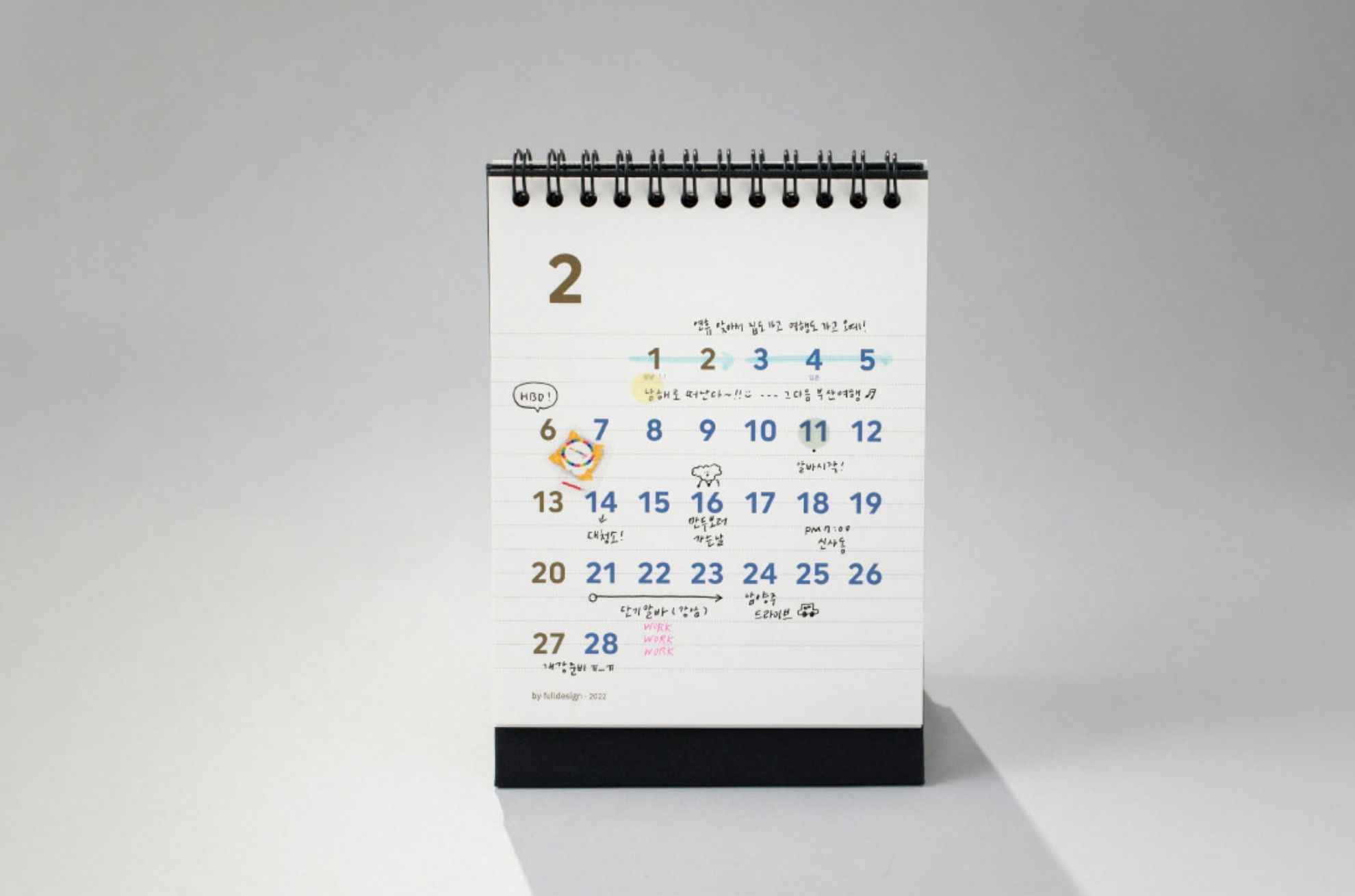 MochiThings: 2022 Mini Basic Desk Calendar