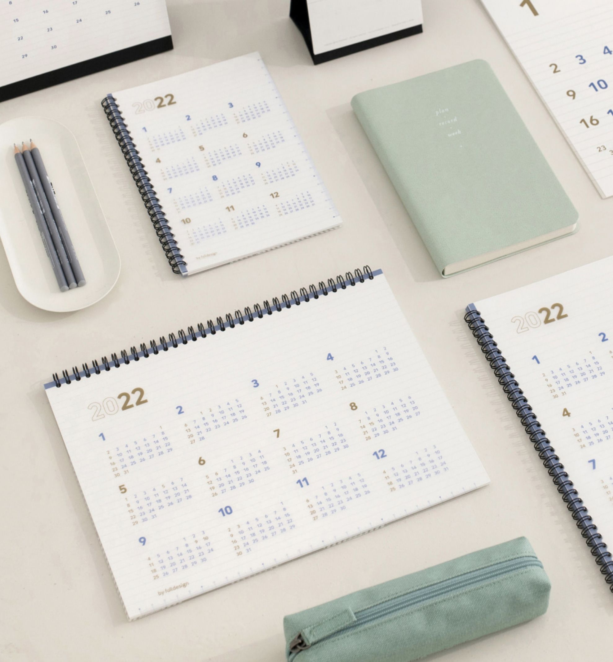 MochiThings: 2022 Wide Basic Desk Monthly Planner