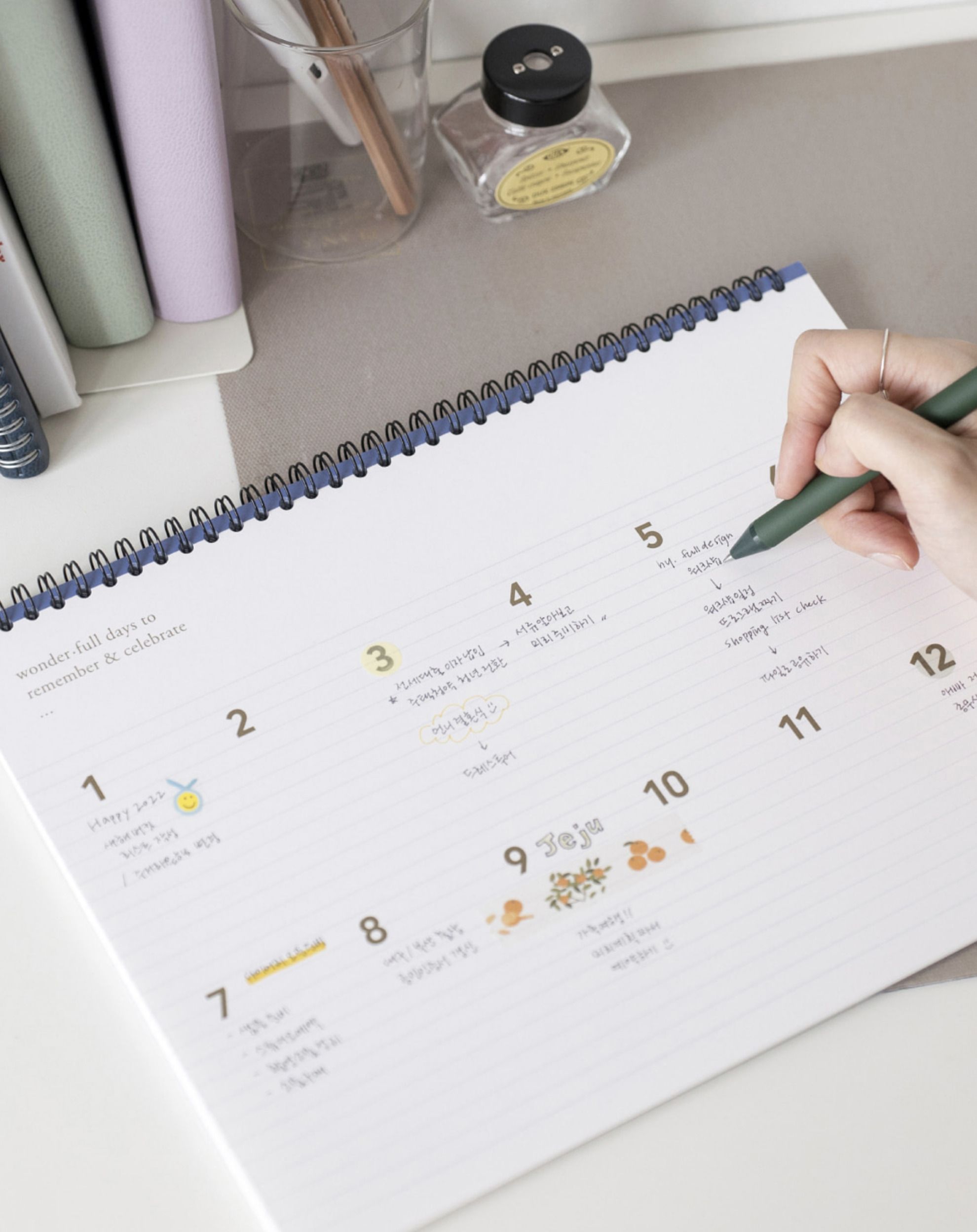 MochiThings: 2022 Wide Basic Desk Weekly Planner