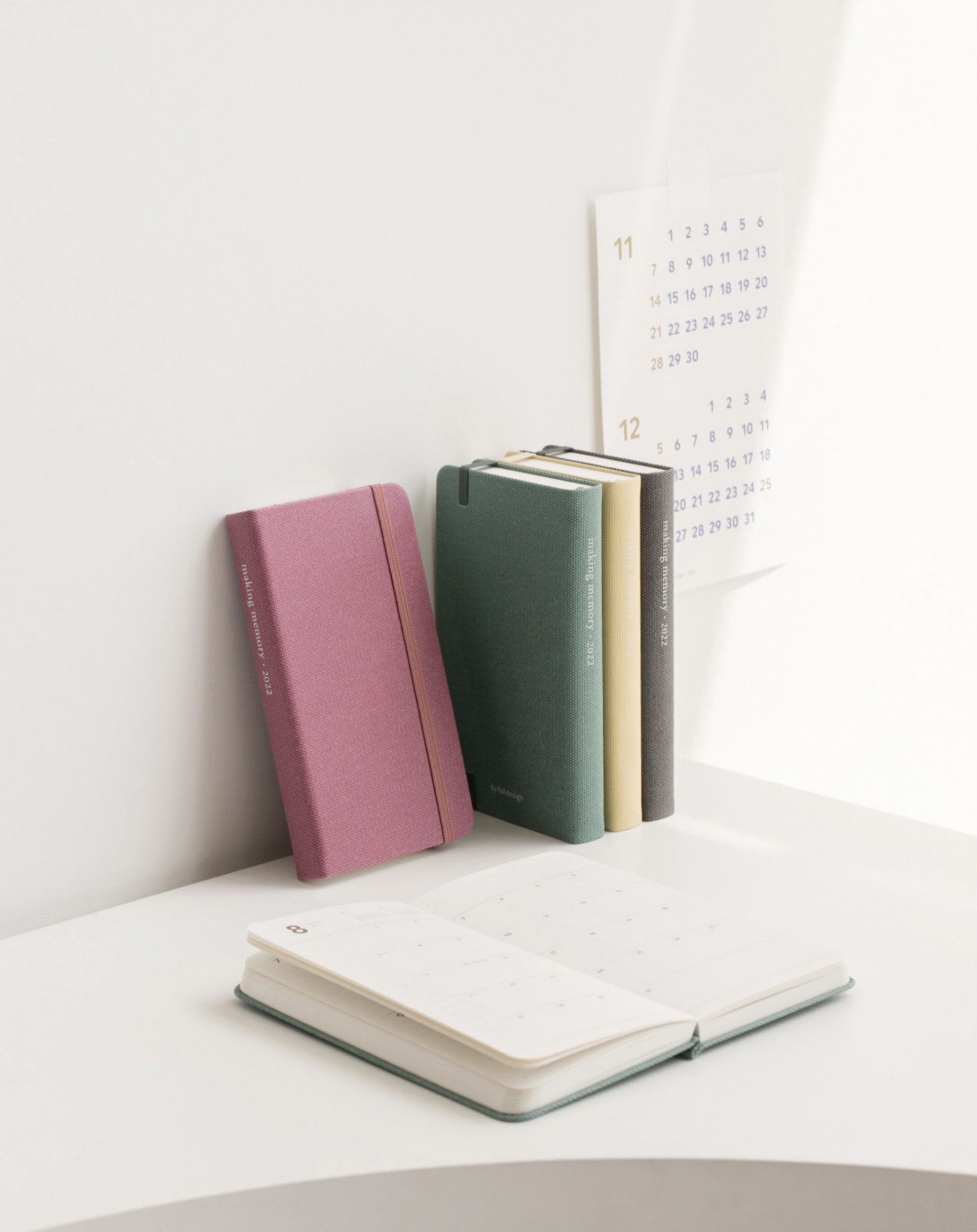 MochiThings: 2022 Handy Making Memory Weekly Planner