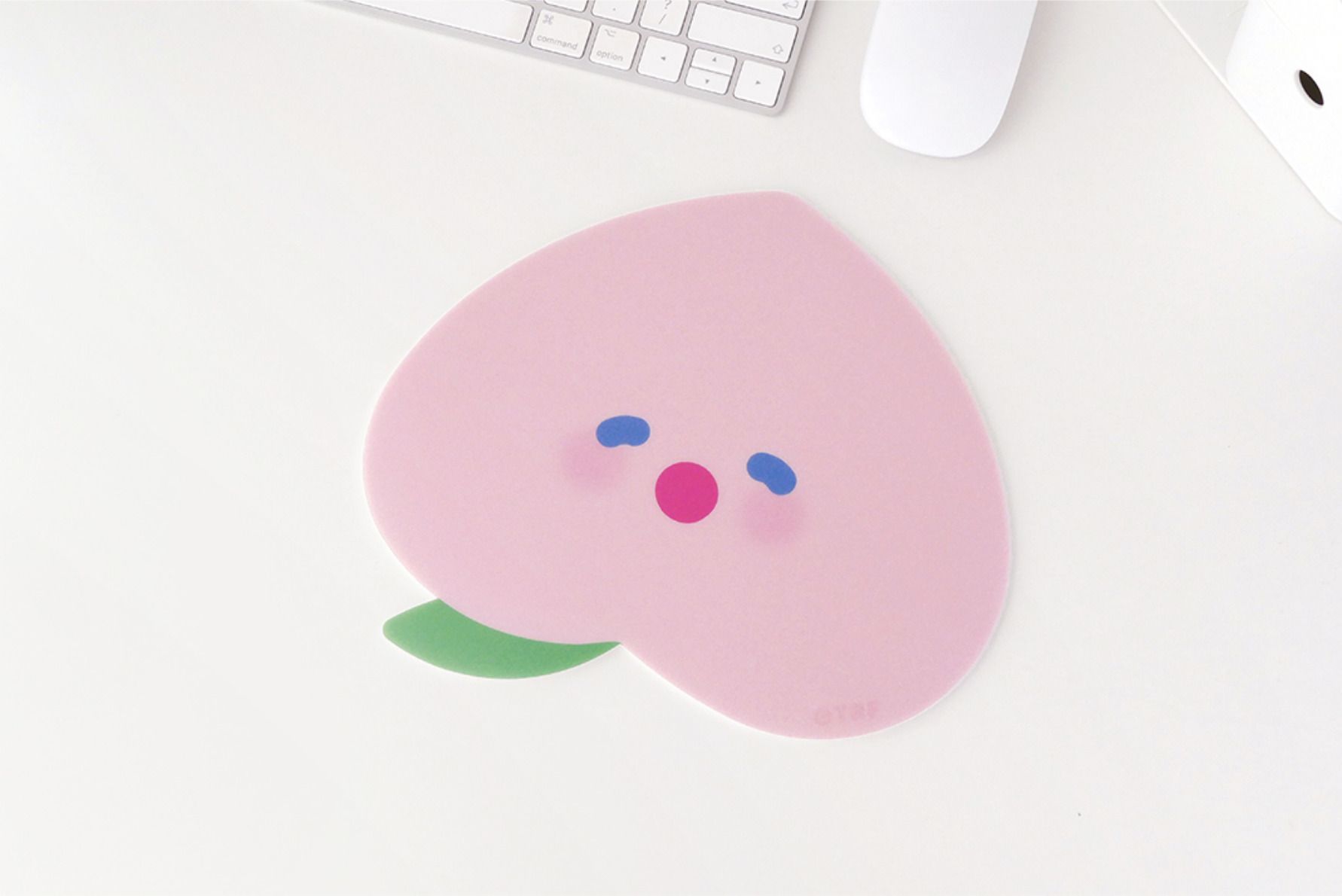 MochiThings: Happy Peach Mouse Pad