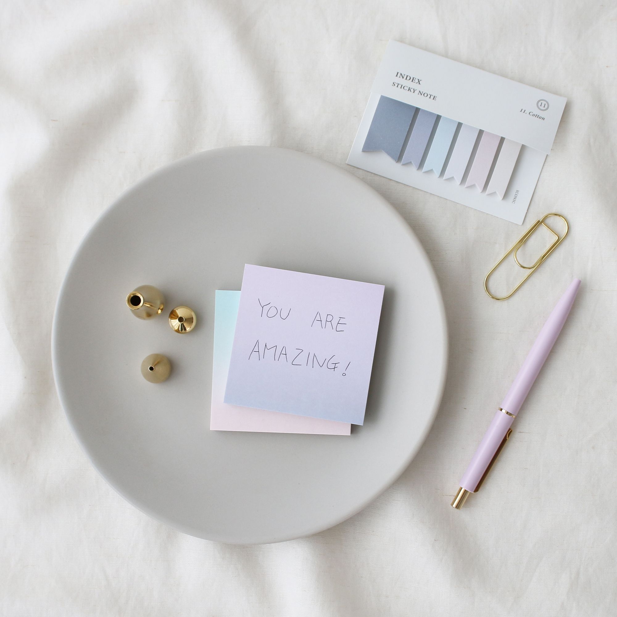 MochiThings: Pastel Gradient Sticky Note