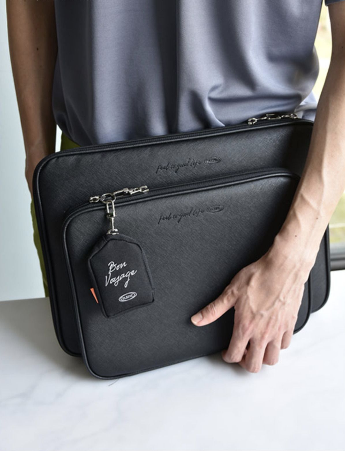 MochiThings: Bon Voyage 11 in. Tablet Pouch