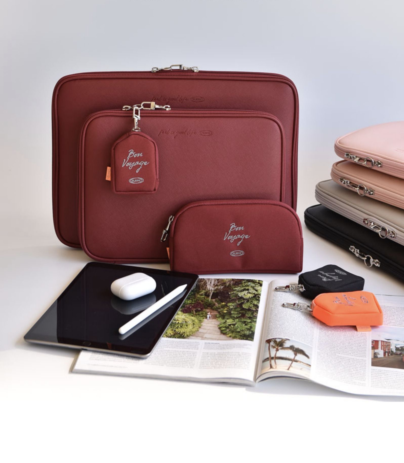 MochiThings: Bon Voyage 11 in. Tablet Pouch