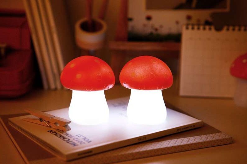 MochiThings: Red LED Mushroom Lamp