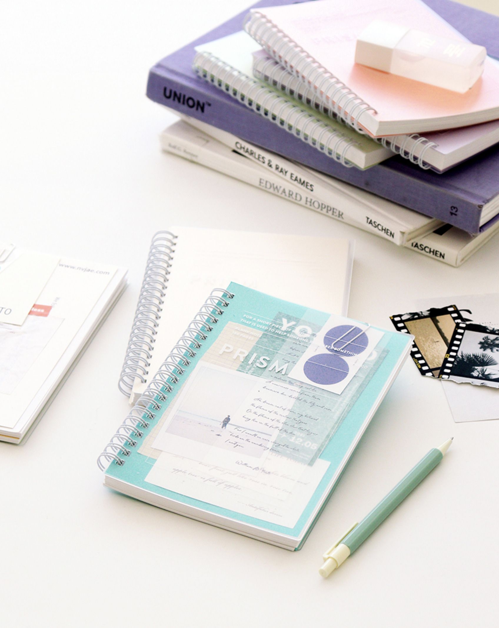 MochiThings: Prism B6 180p Spiral Plain Notebook
