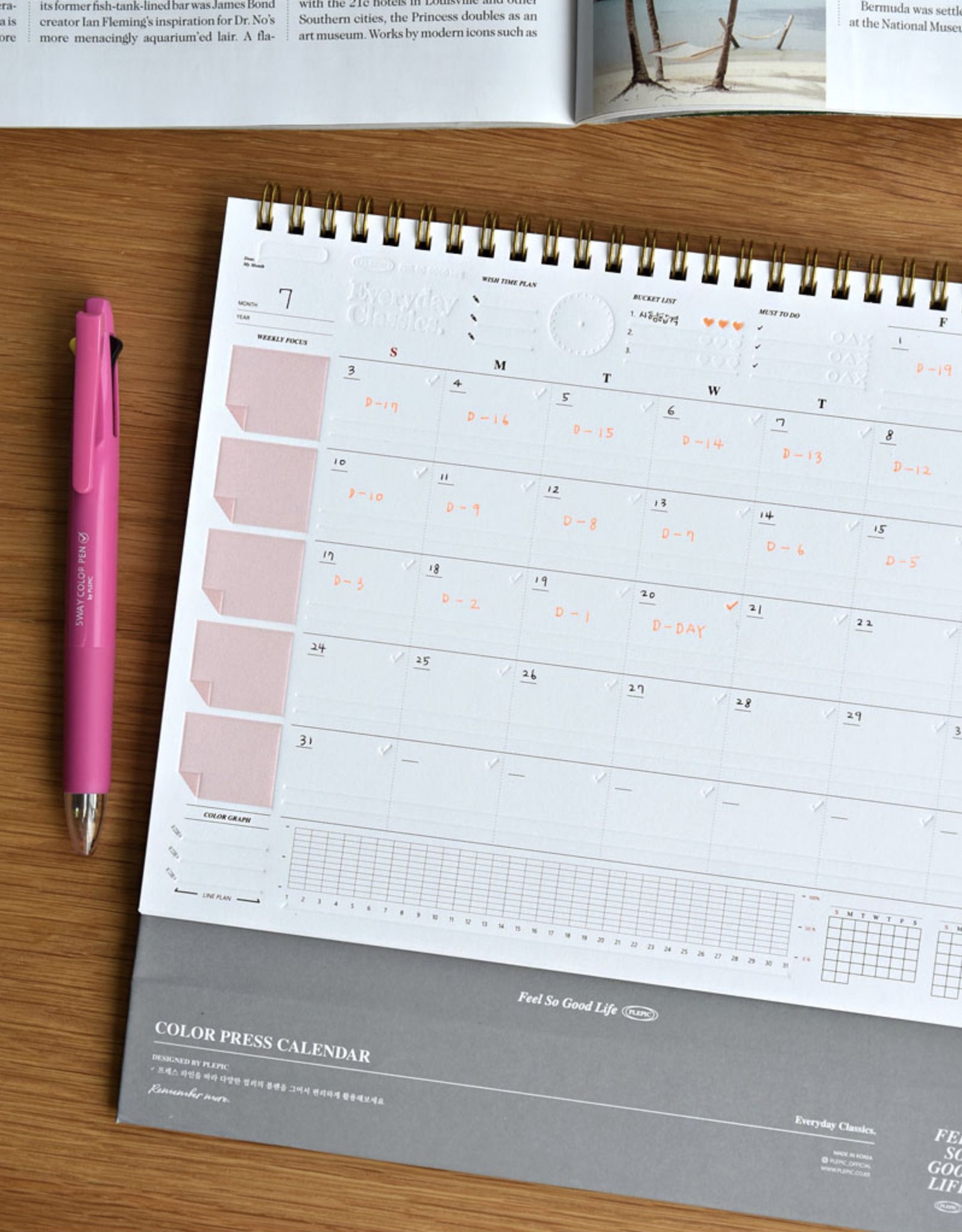 MochiThings: Dateless Press Check Standing Calendar