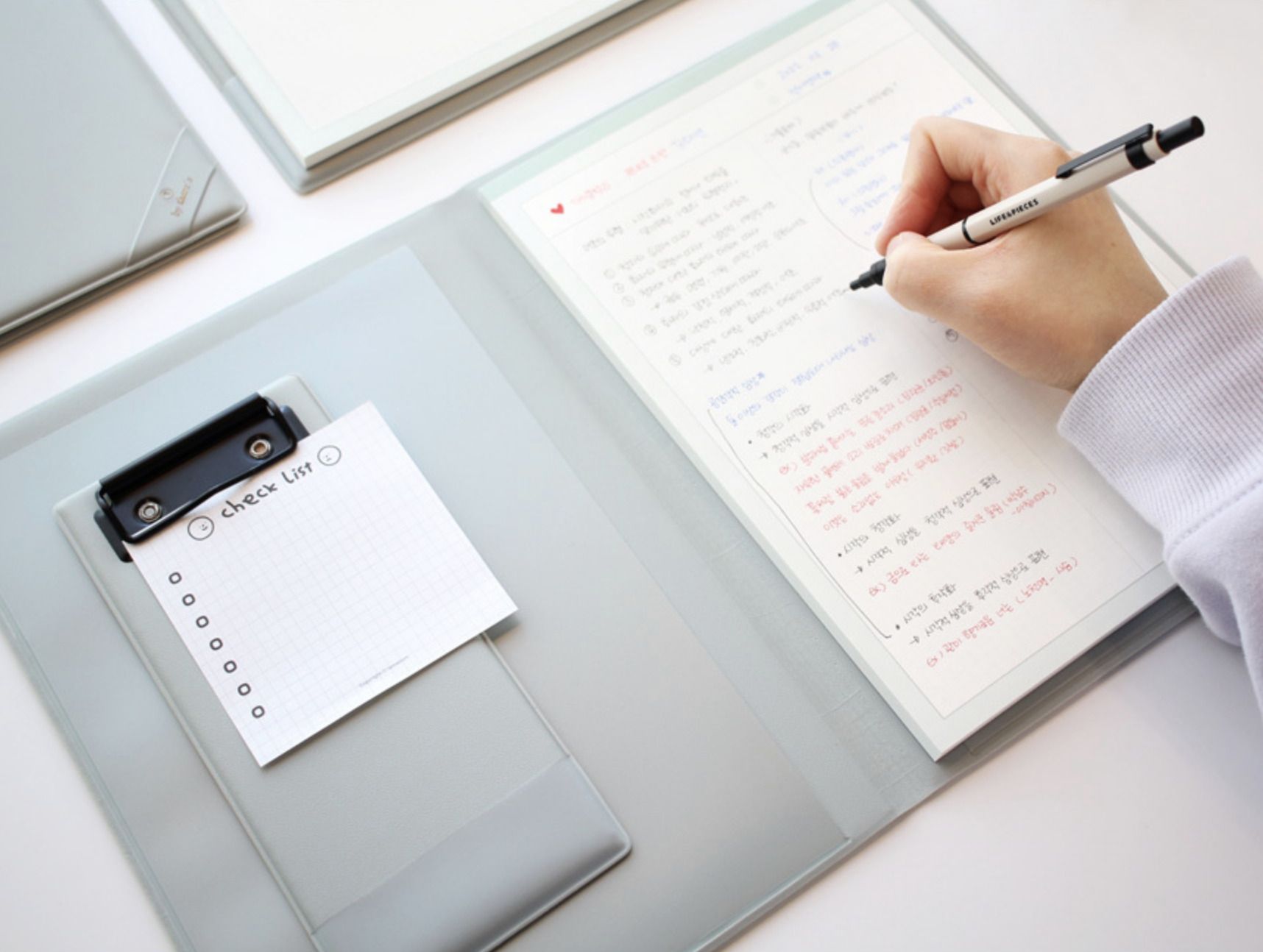 MochiThings: Pastel B5 Notepad Holder