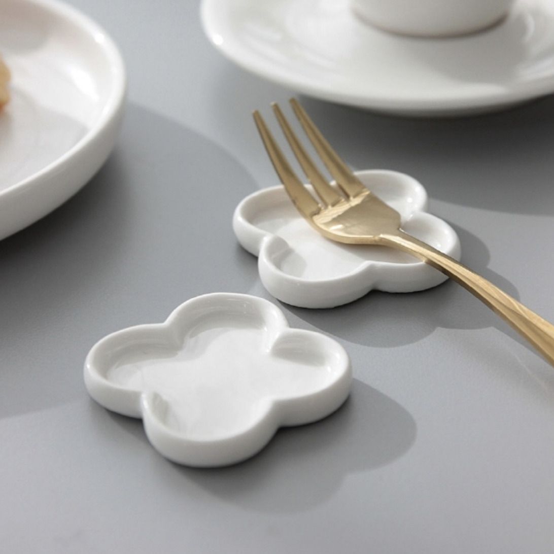MochiThings: Flower Chopstick Rest