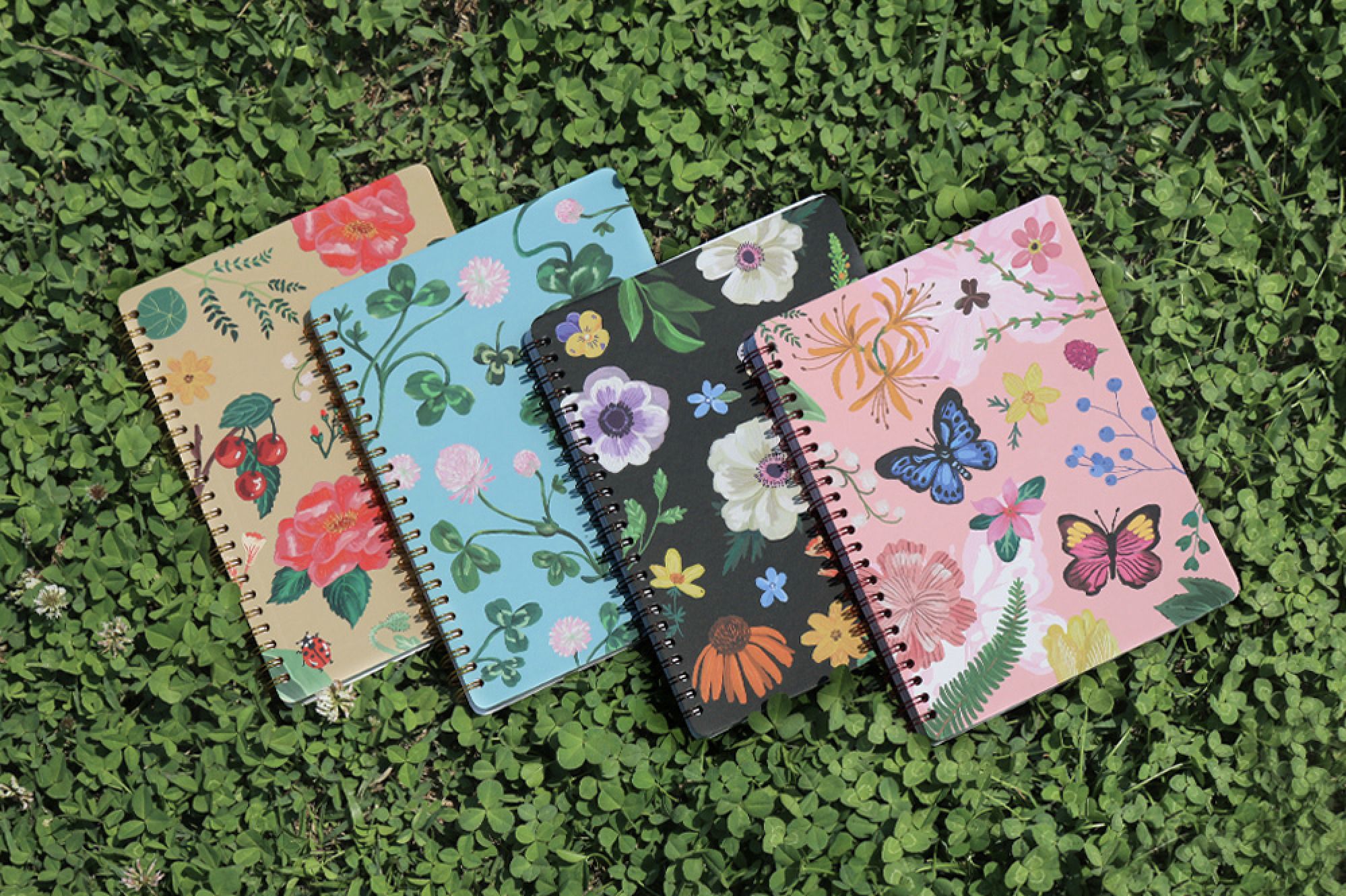 MochiThings: Blooming Spiral A5 Lined Notebook