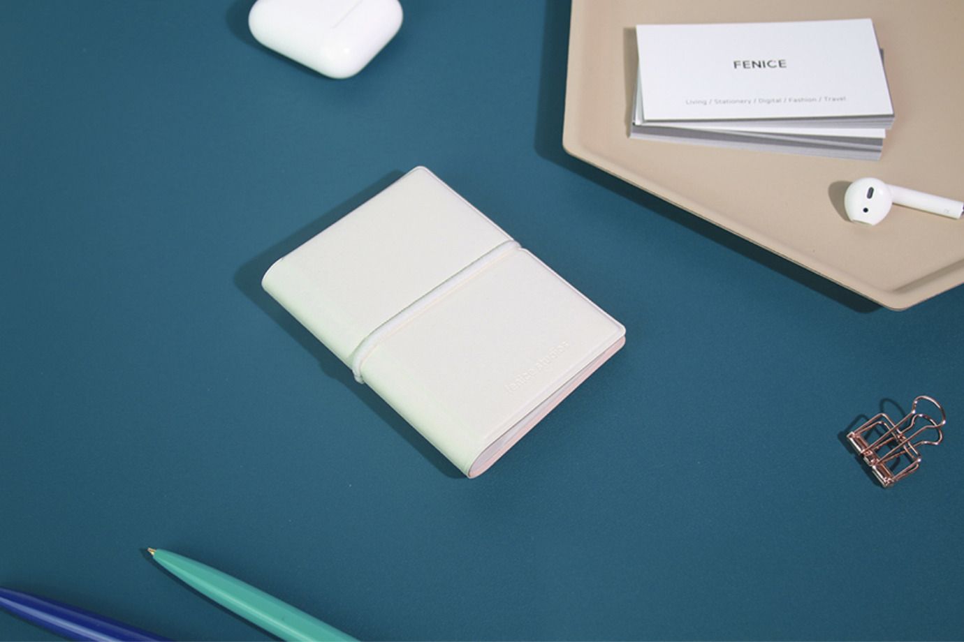 MochiThings: Two Tone Color Card Book