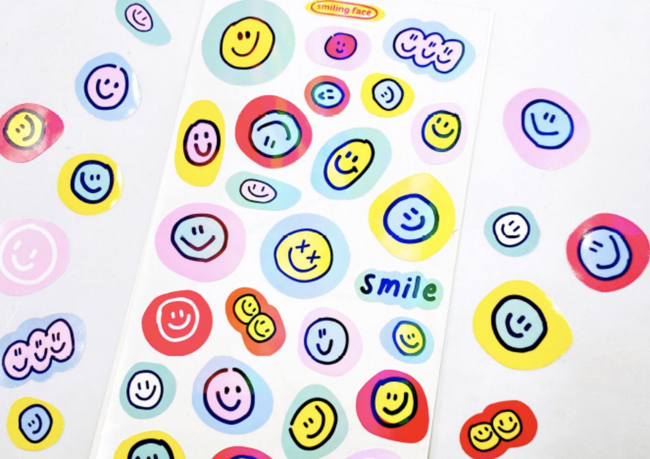 MochiThings: Smiling Face Petit Sticker