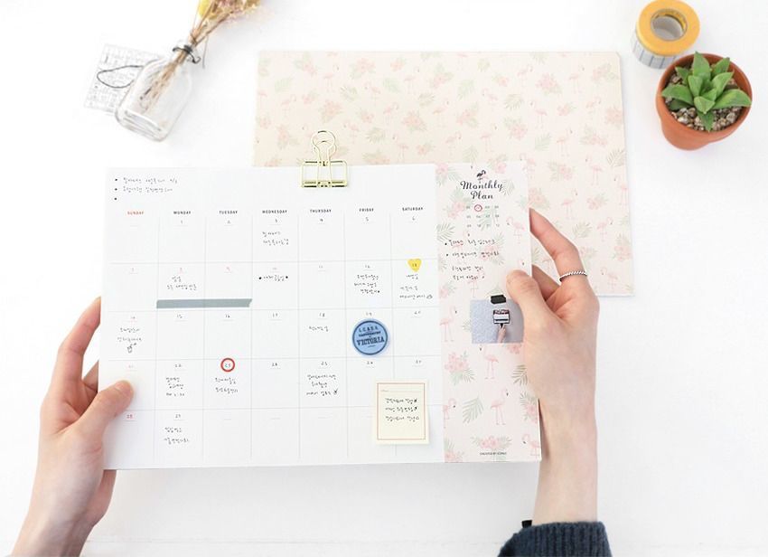 MochiThings: Pieces of Moment Monthly Notepad