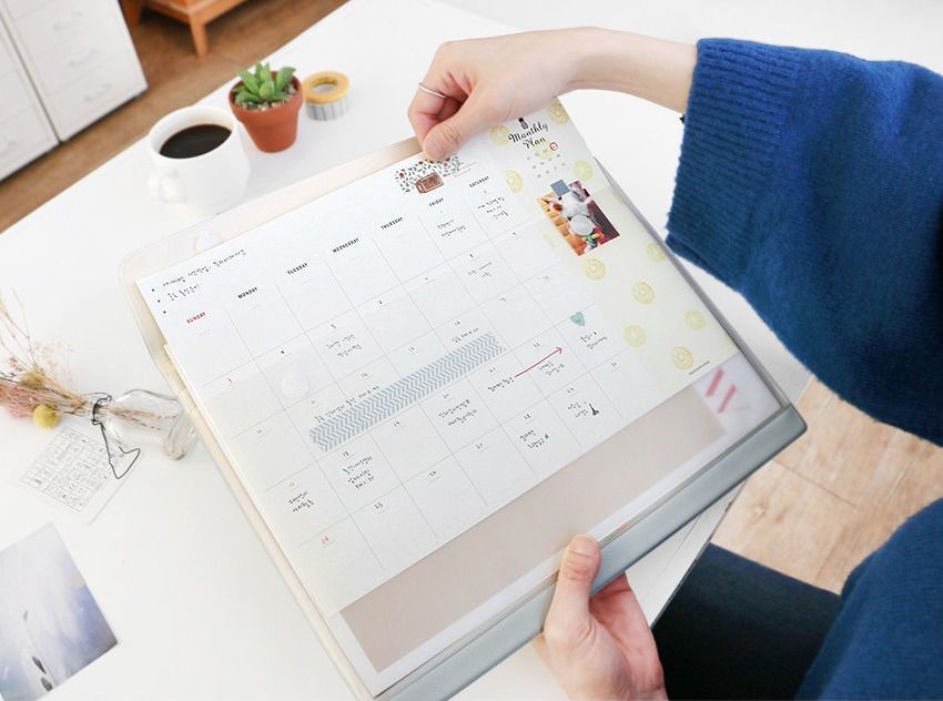 MochiThings: Pieces of Moment Monthly Notepad