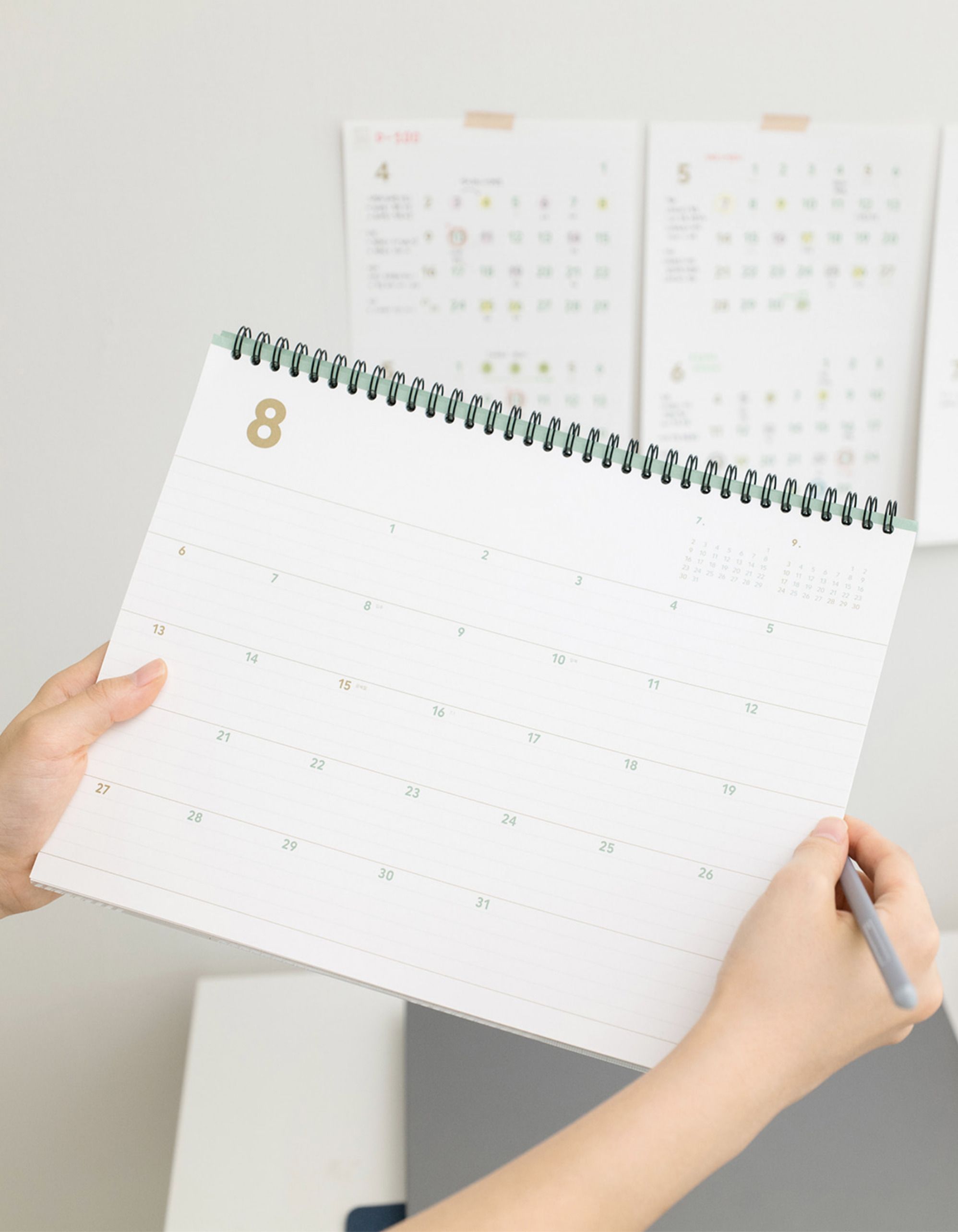 MochiThings: 2023 Wide Basic Desk Monthly Planner