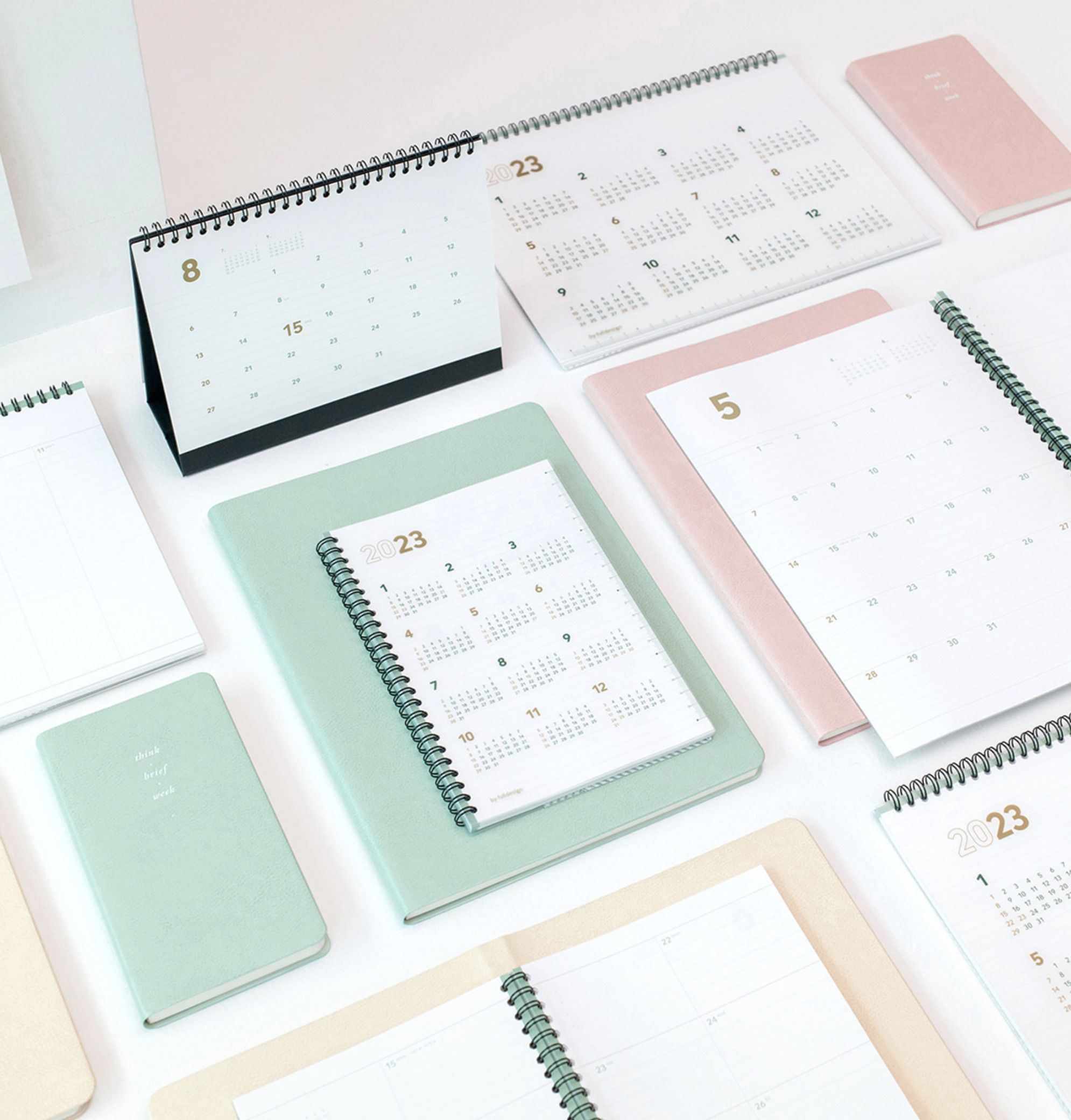 MochiThings: 2023 Wide Basic Desk Monthly Planner