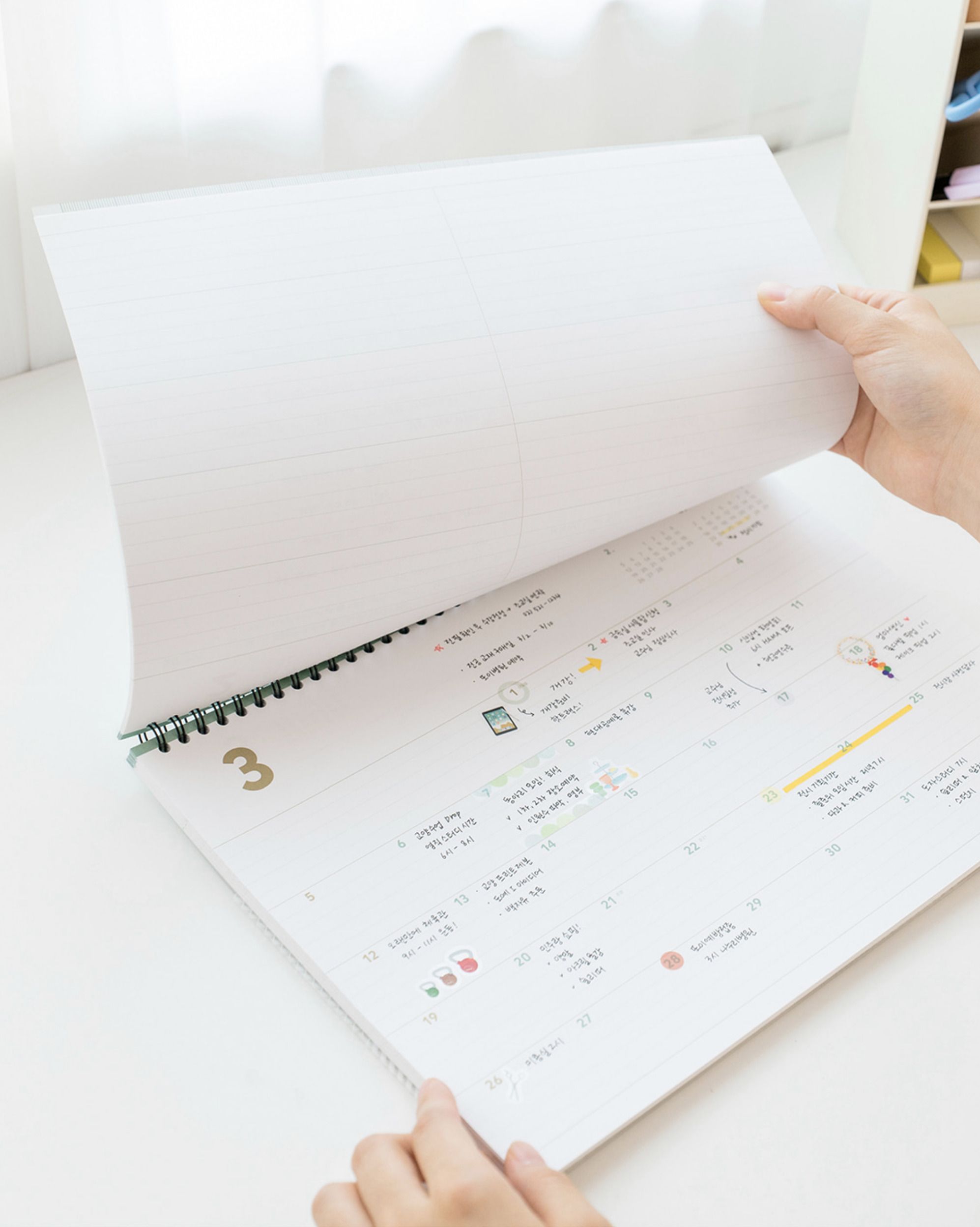 MochiThings: 2023 Wide Basic Desk Weekly Planner