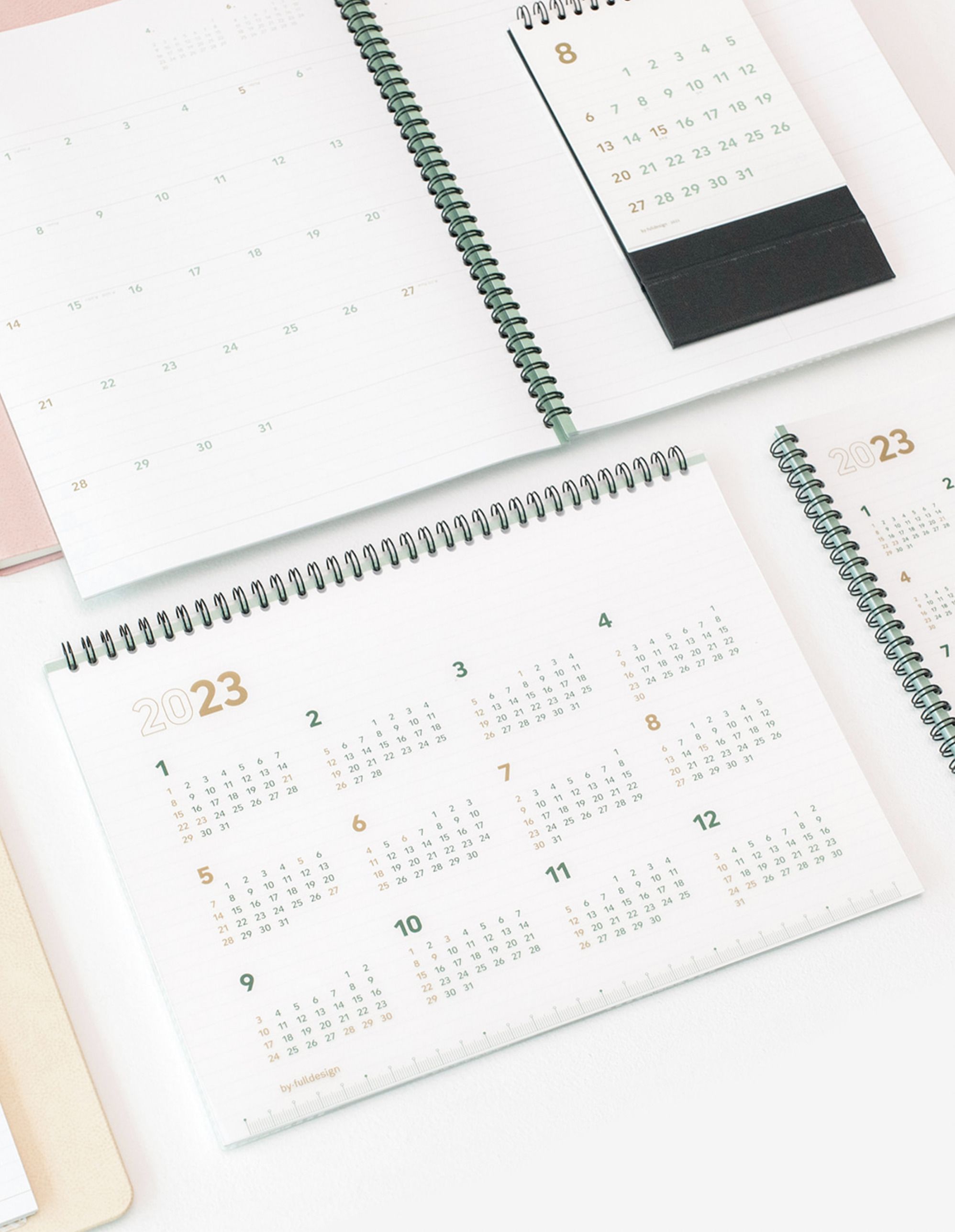 MochiThings: 2023 Wide Basic Desk Weekly Planner