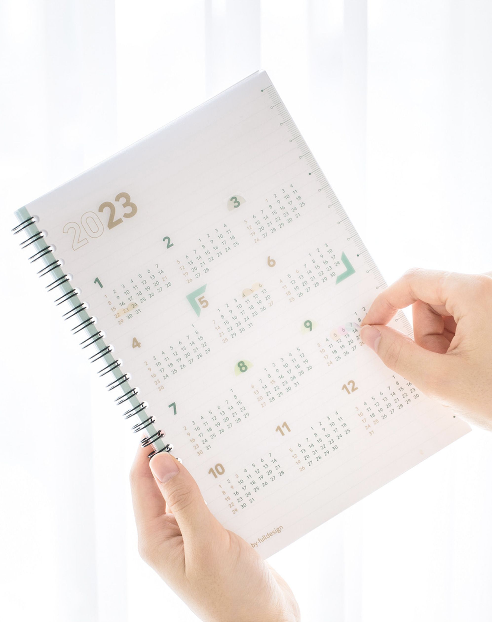 MochiThings: 2023 Medium Spiral Basic Monthly Planner