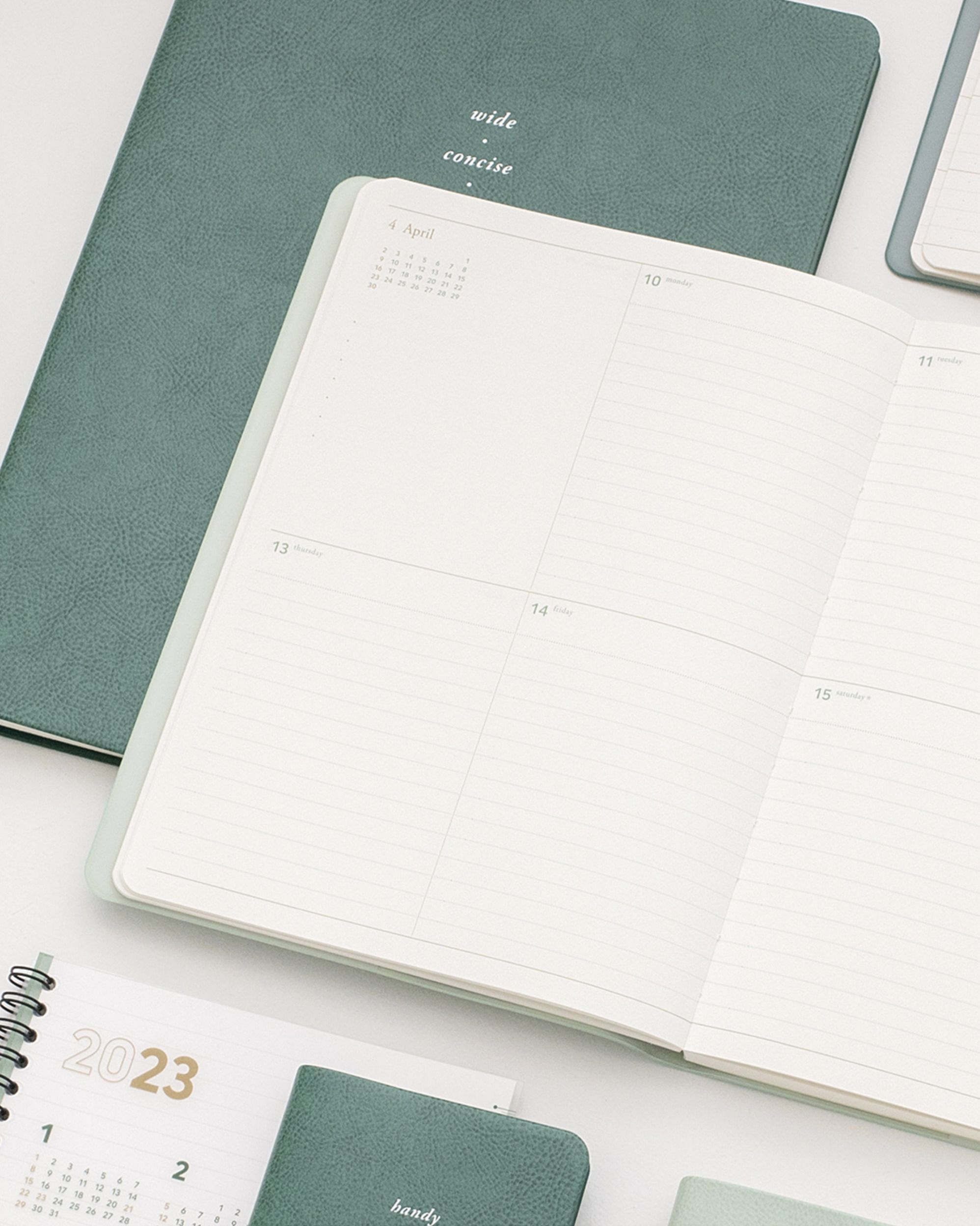 MochiThings: 2023 B5 Slim & Wide Weekly Planner