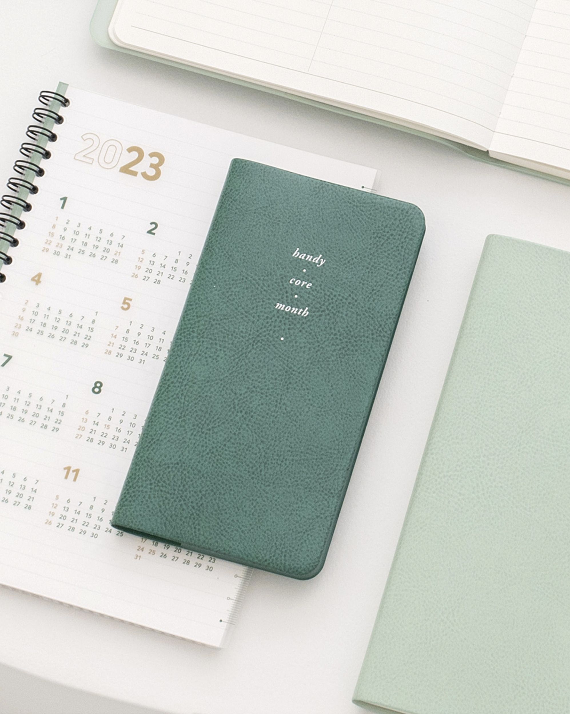 MochiThings: 2023 Slim & Handy Monthly Planner