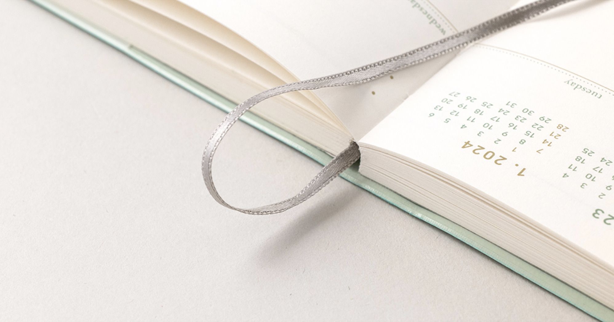 MochiThings: 2023 Slim & Handy Monthly Planner