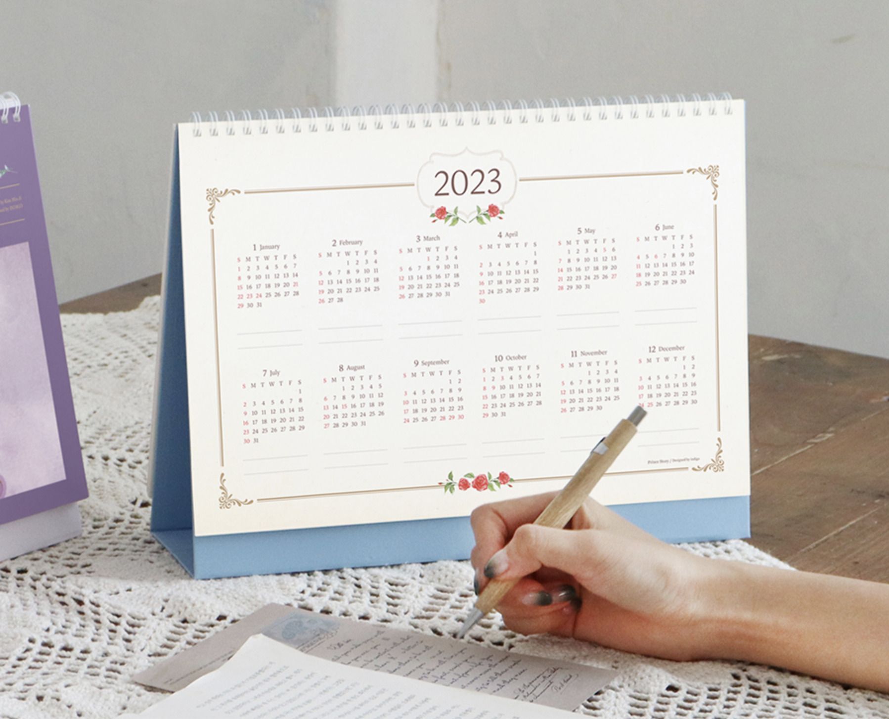 MochiThings: 2023 Large Prince Story Desk Scheduler