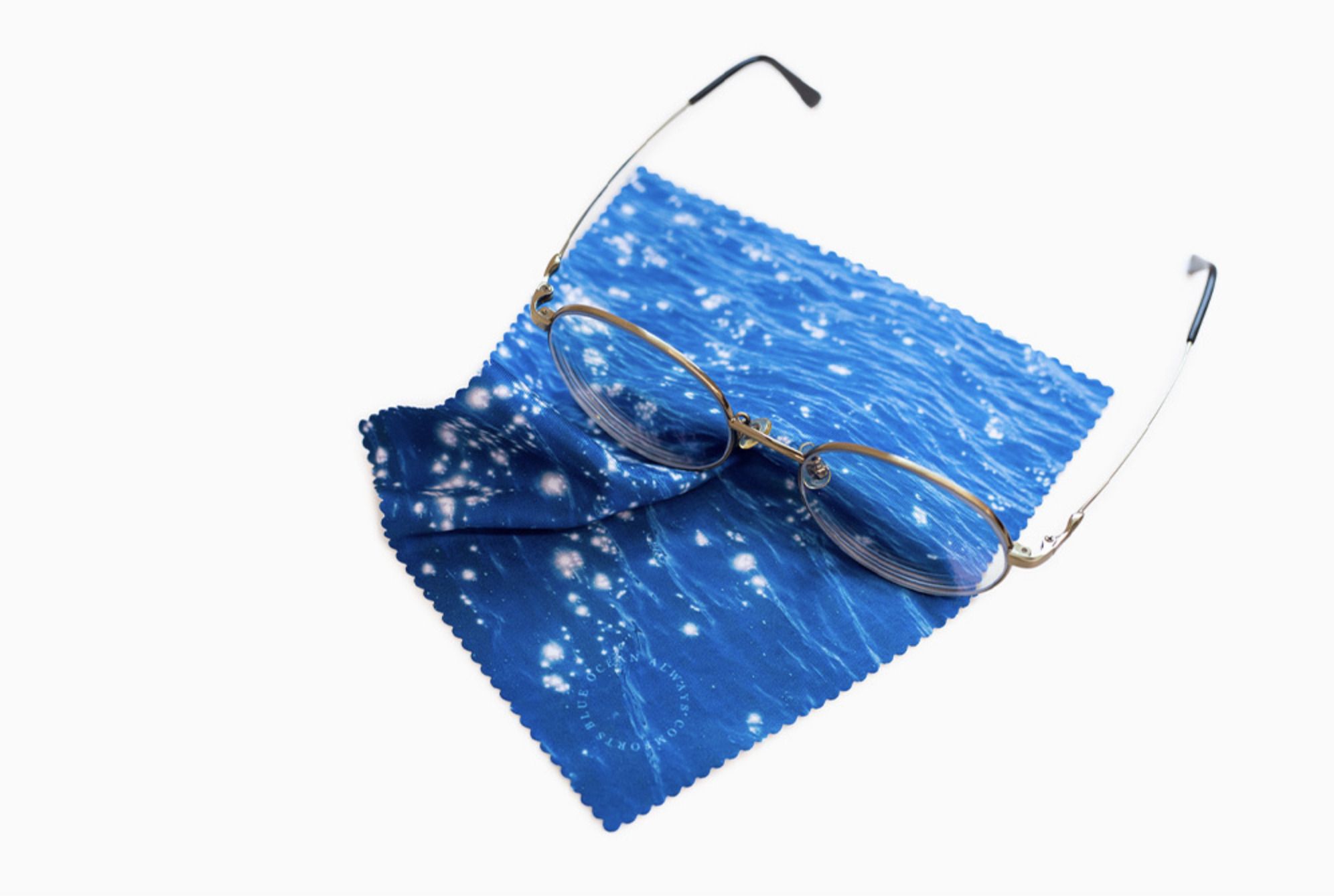 MochiThings: Ocean Wave Screen Cloth