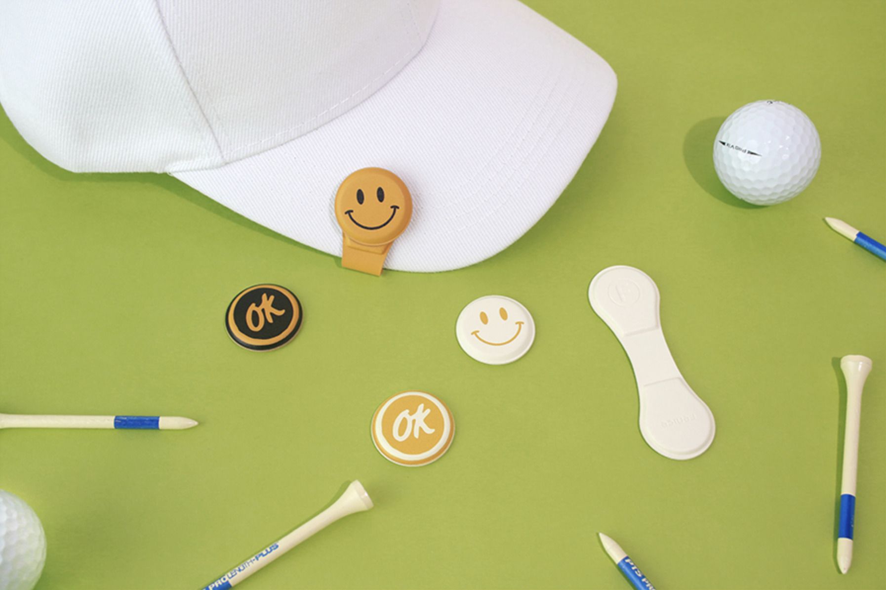 MochiThings: Smile Golf Ball Marker & Magnet Clip Set