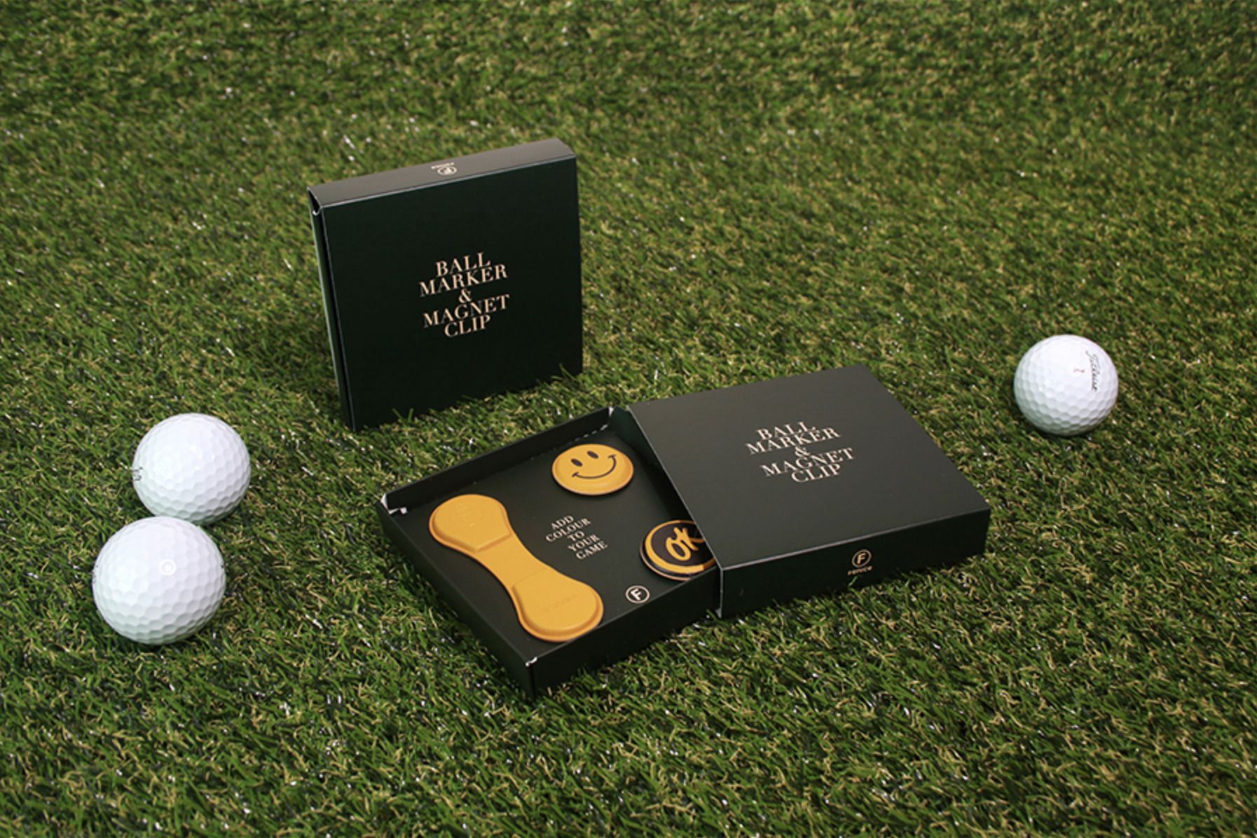 MochiThings: Smile Golf Ball Marker & Magnet Clip Set