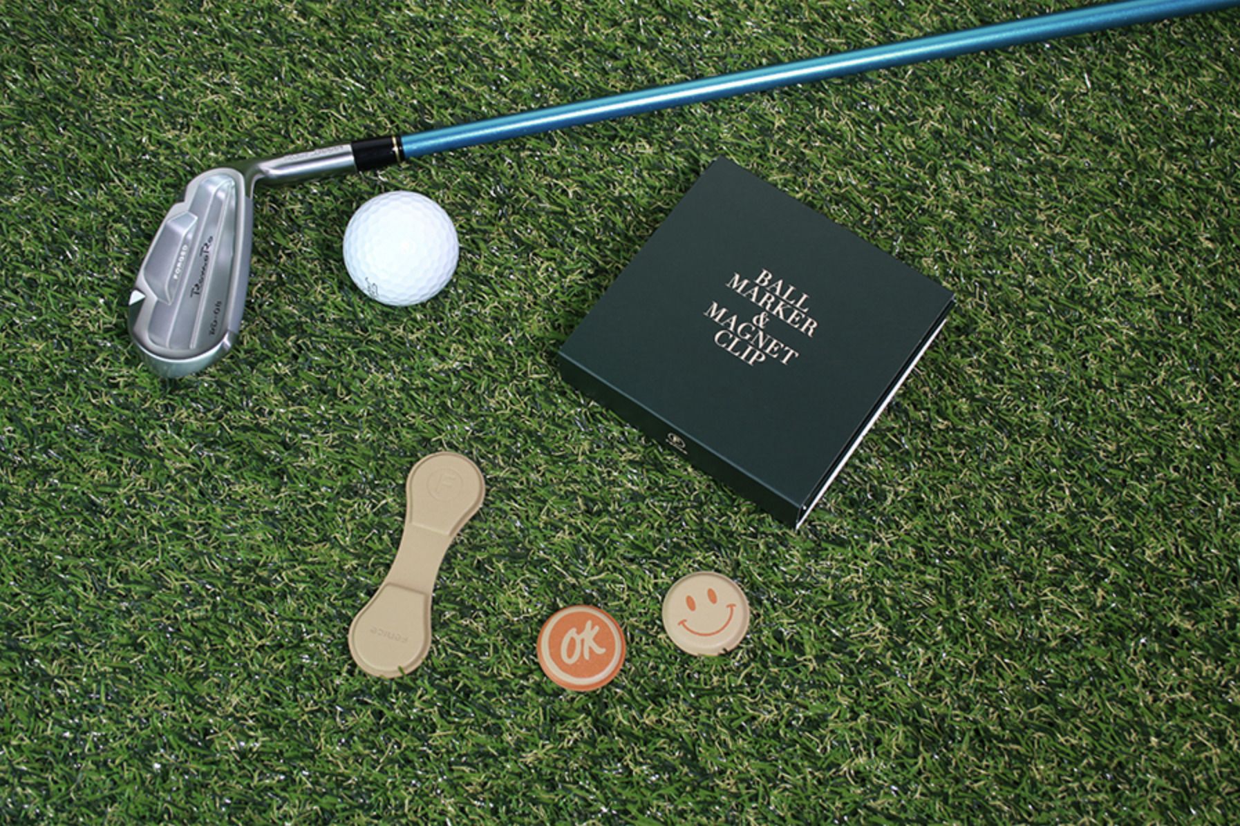 MochiThings: Smile Golf Ball Marker & Magnet Clip Set