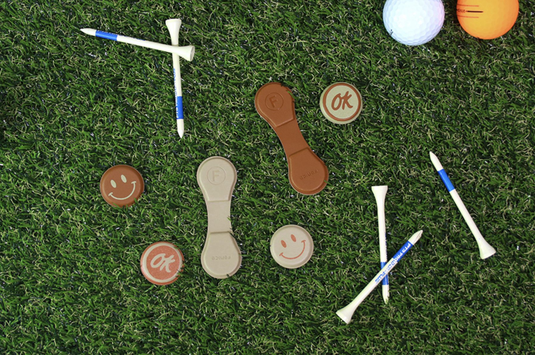 MochiThings: Smile Golf Ball Marker & Magnet Clip Set