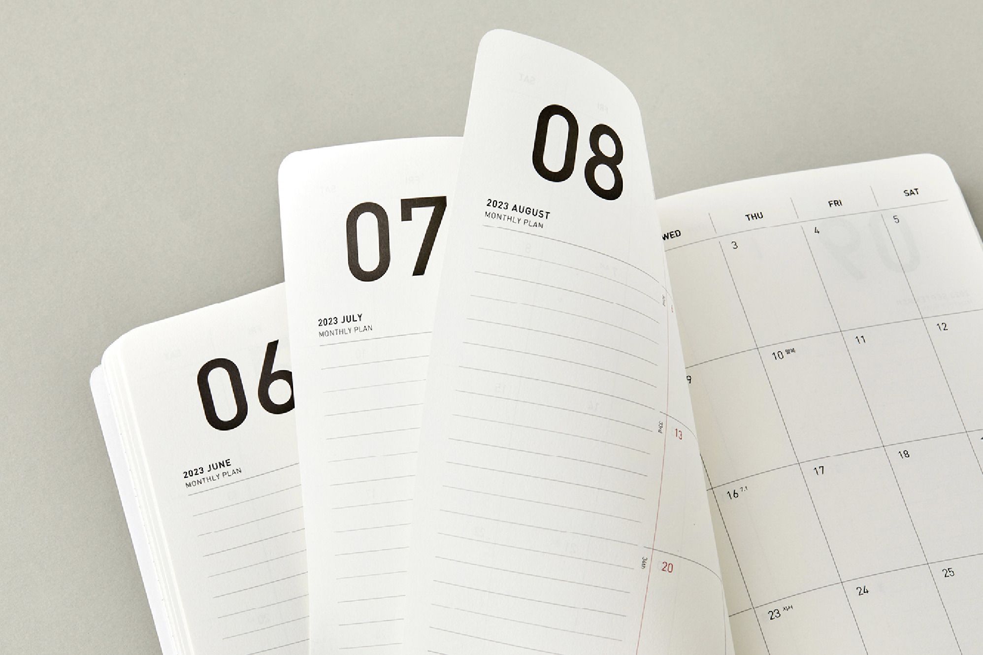 MochiThings: 2023 Natural Monthly Planner