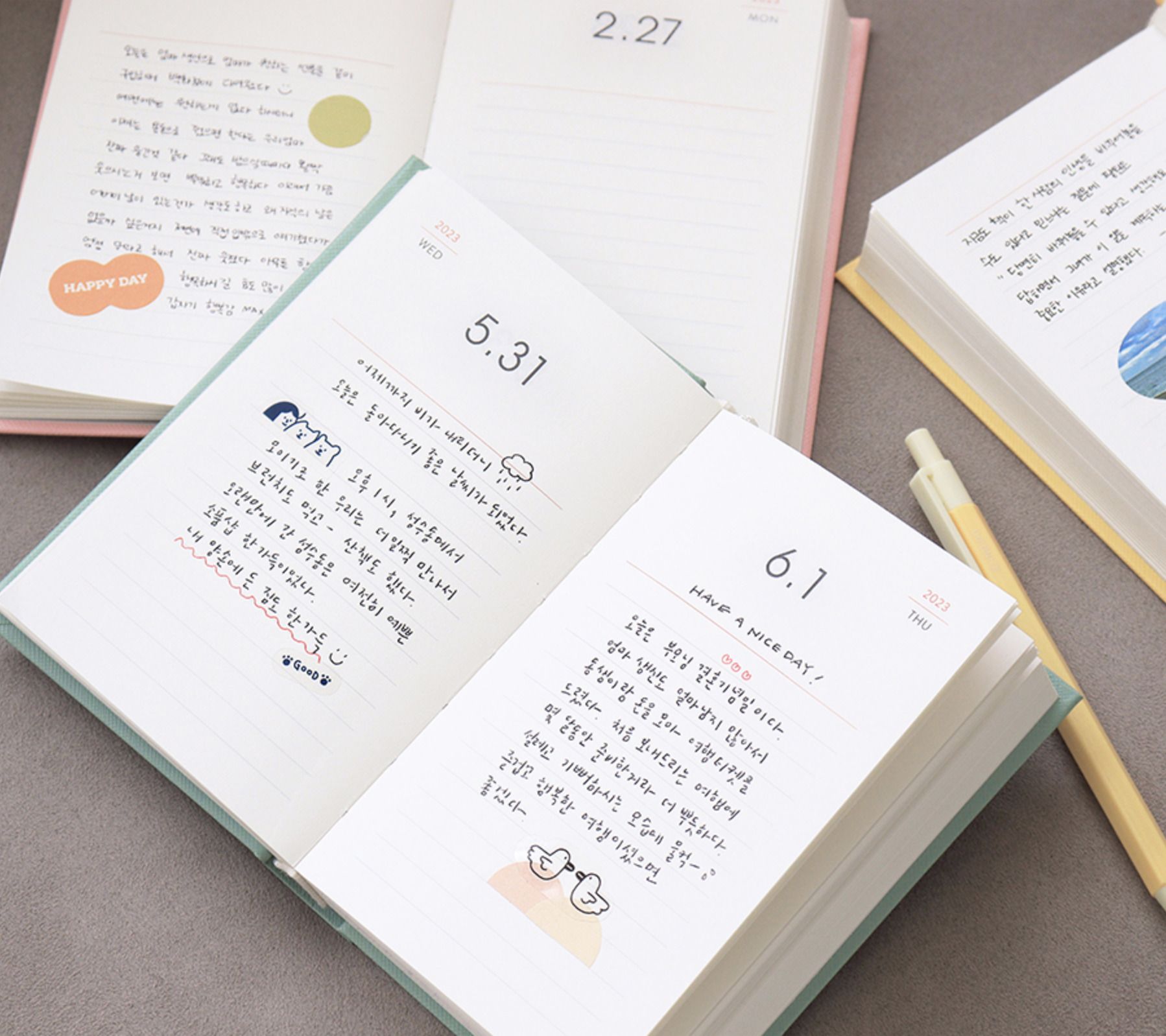 MochiThings: 2023 Prism 365 Days Daily Planner