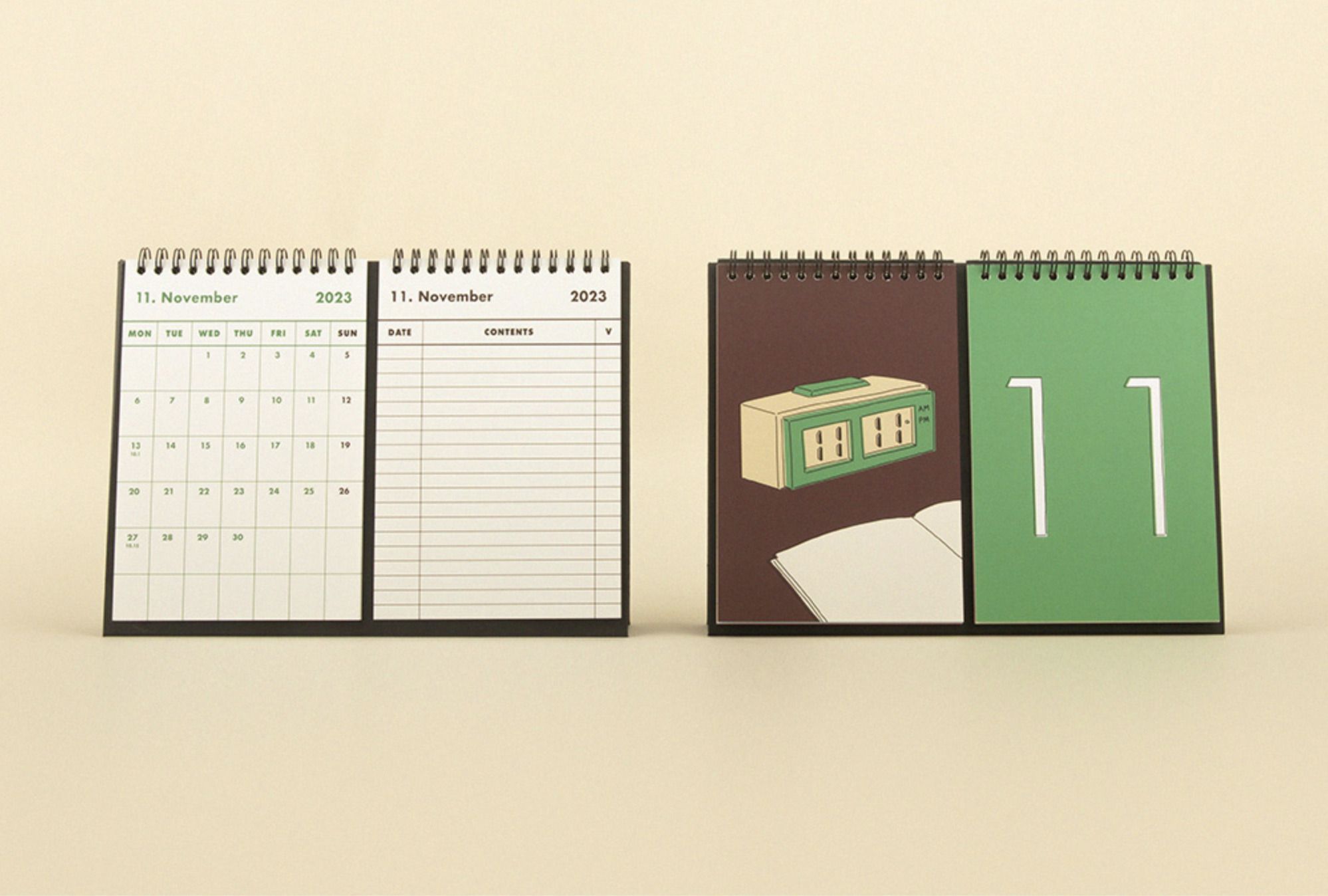 MochiThings: 2023 Dual Desk Checklist Calendar