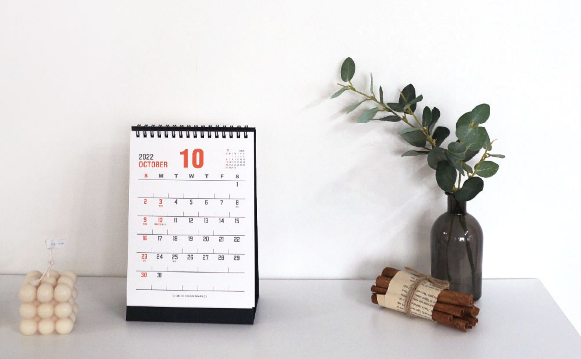 MochiThings: 2023 Mini Records For Life Desk Calendar