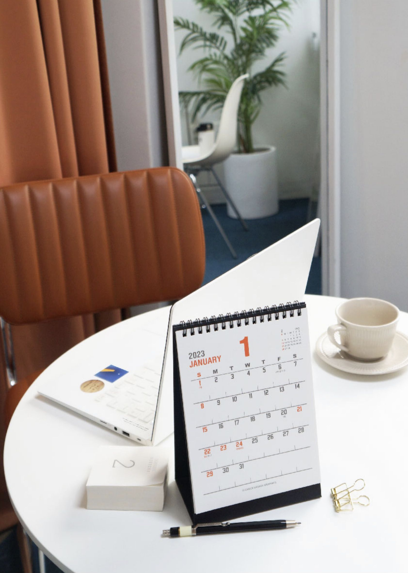 MochiThings: 2023 Mini Records For Life Desk Calendar