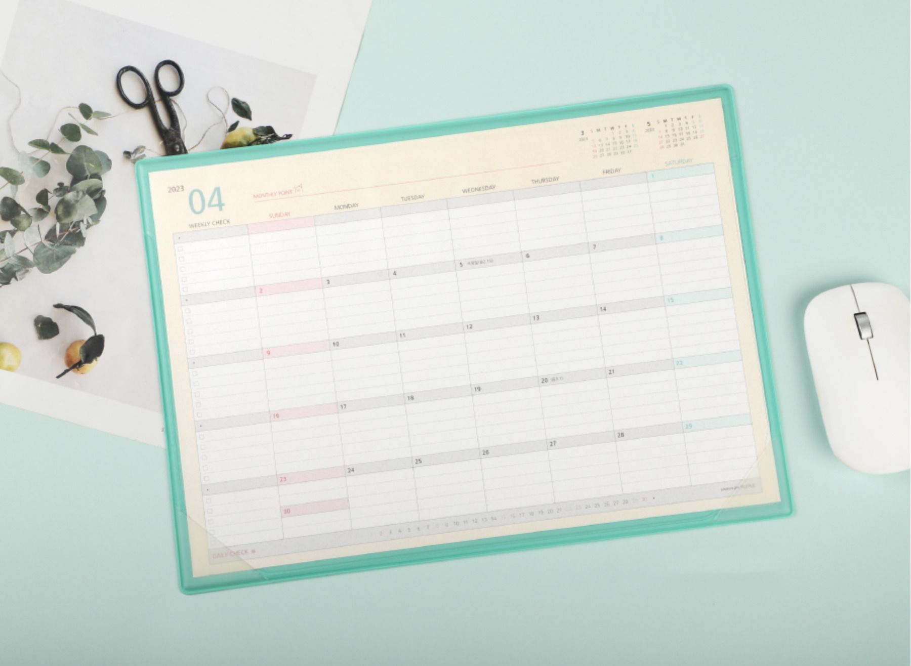MochiThings: 2023 Monthly Desk Planner