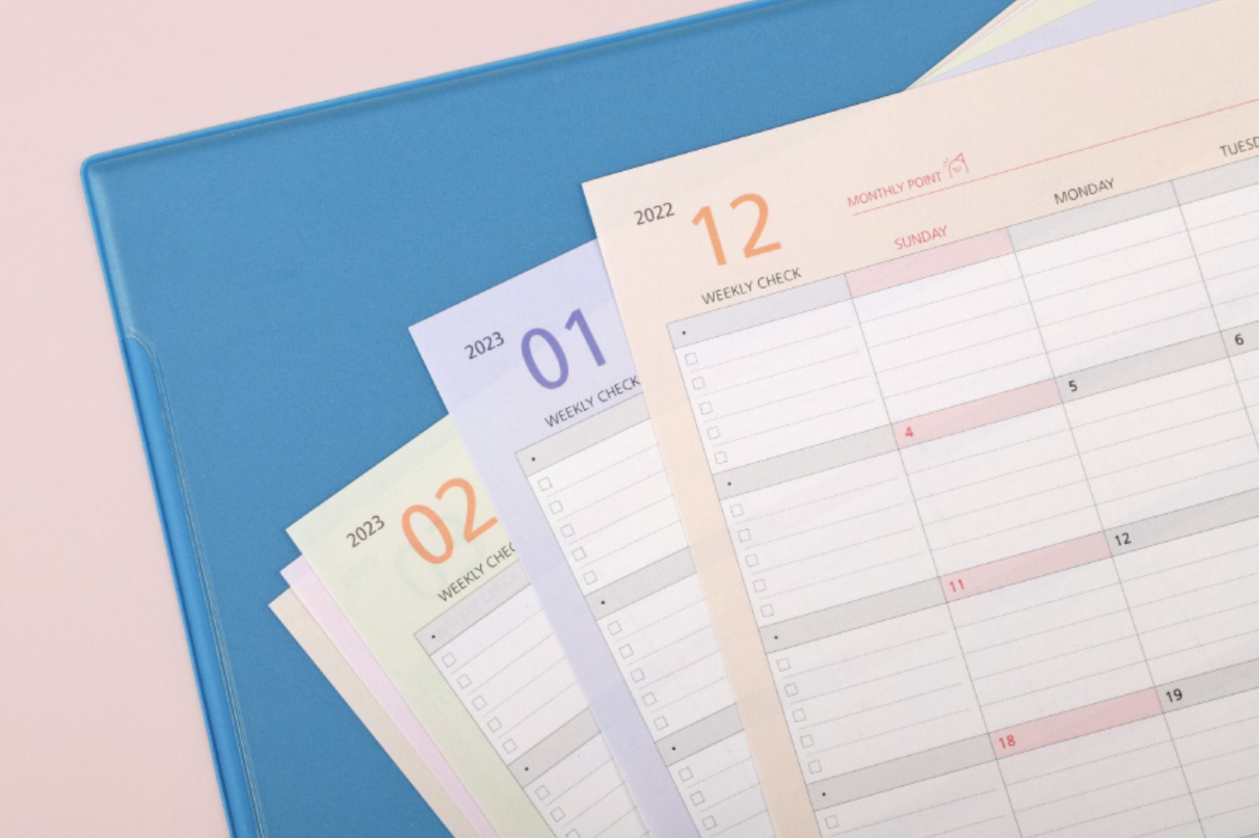 MochiThings: 2023 Monthly Desk Planner