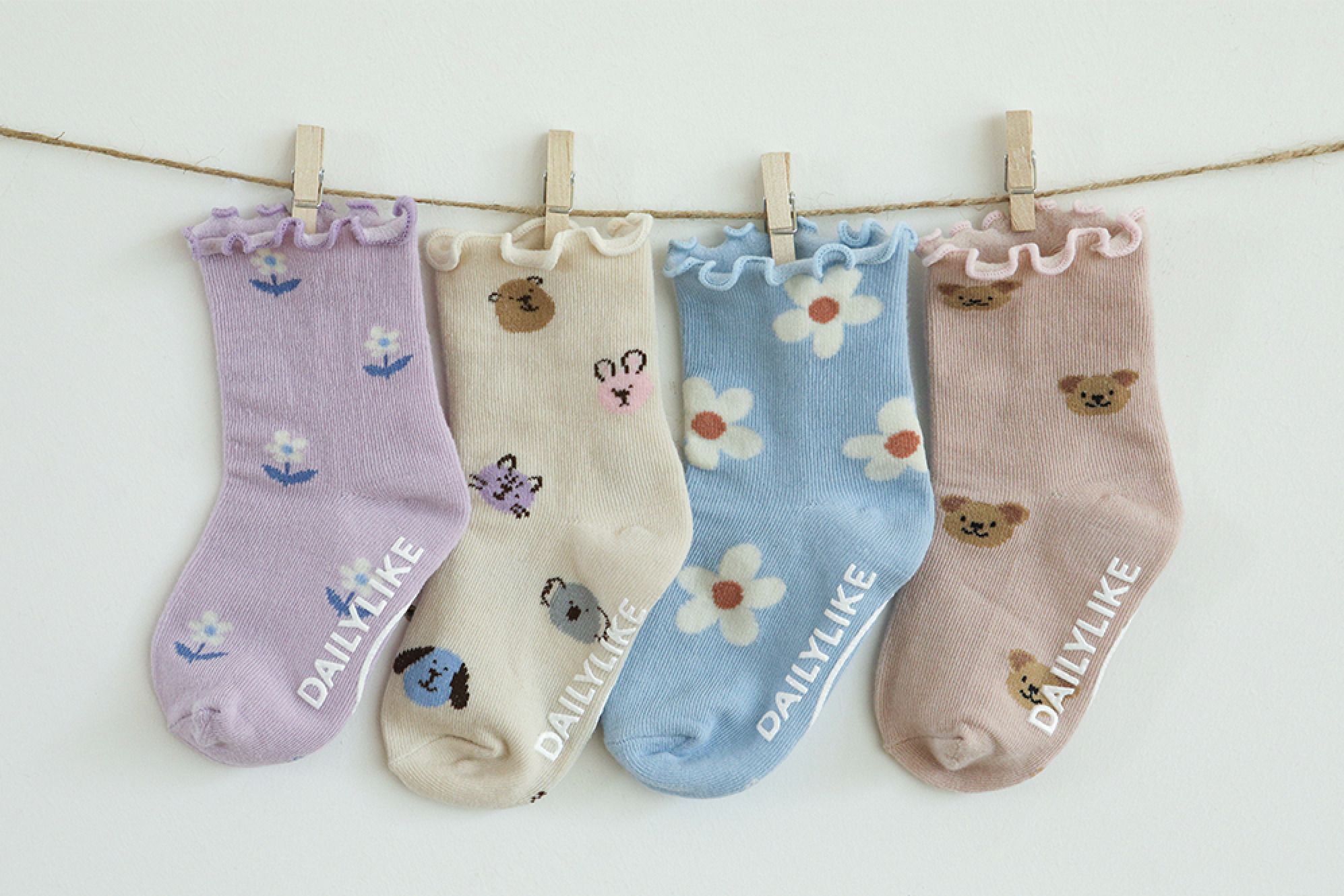 MochiThings: 4pcs Daily Kids Crew Socks Set