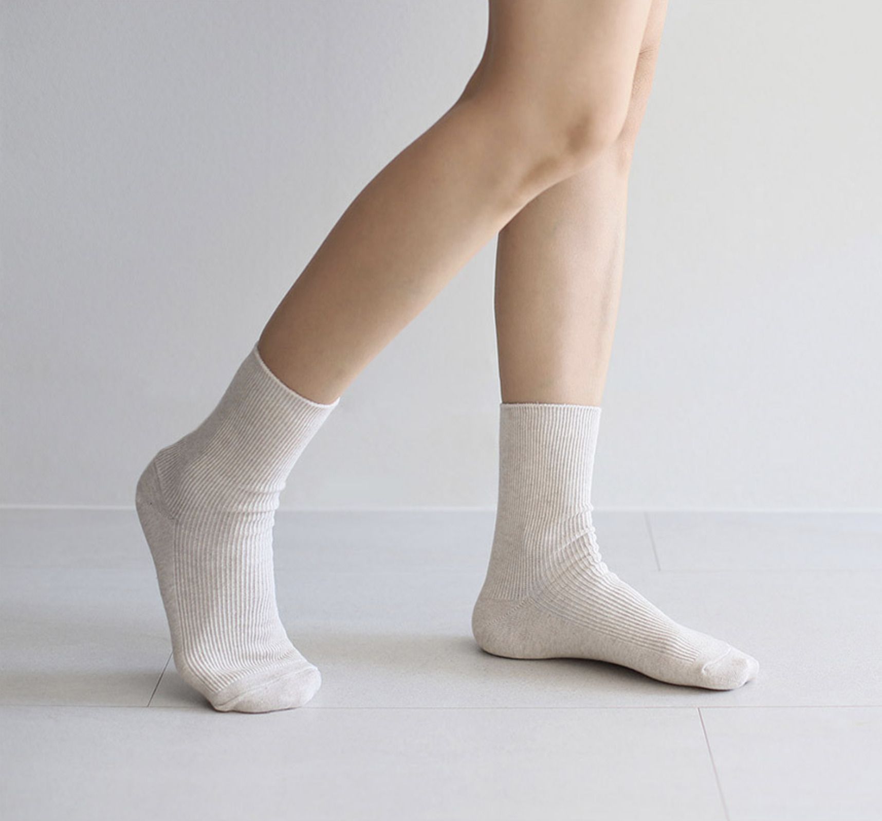 MochiThings: Colorful Ribbed Crew Women Socks