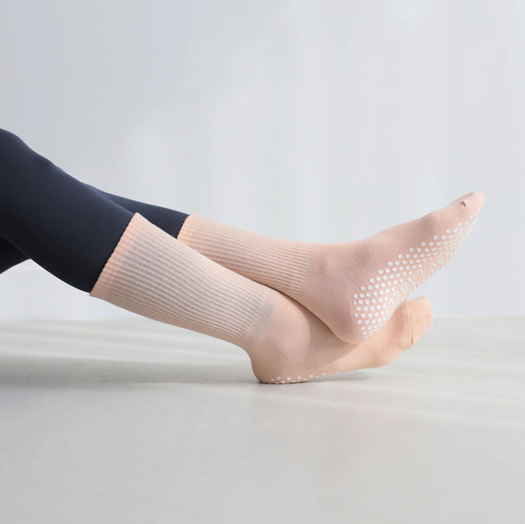 MochiThings: Non-slip Pilates Crew Women Socks