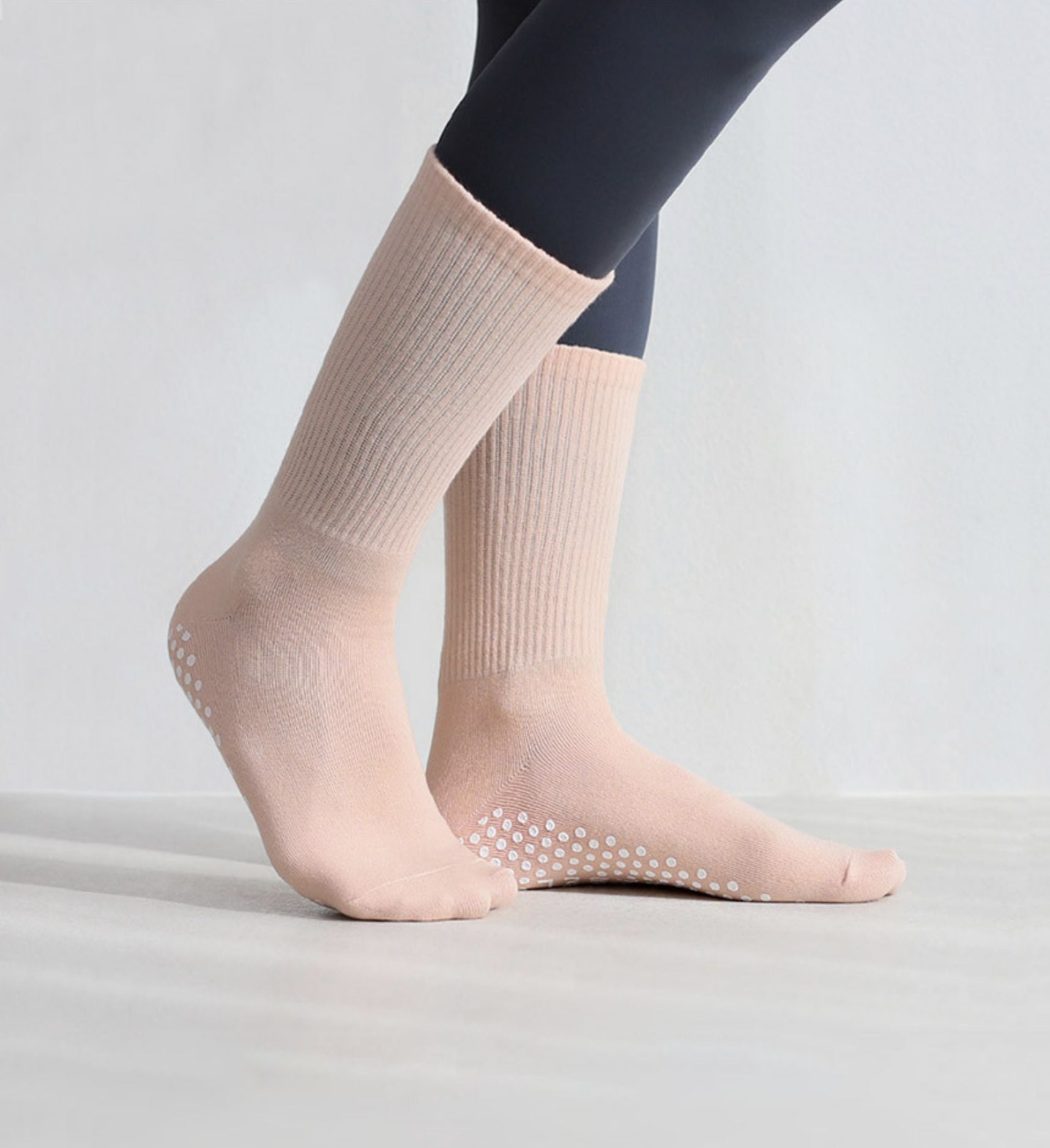 MochiThings: Non-slip Pilates Crew Women Socks